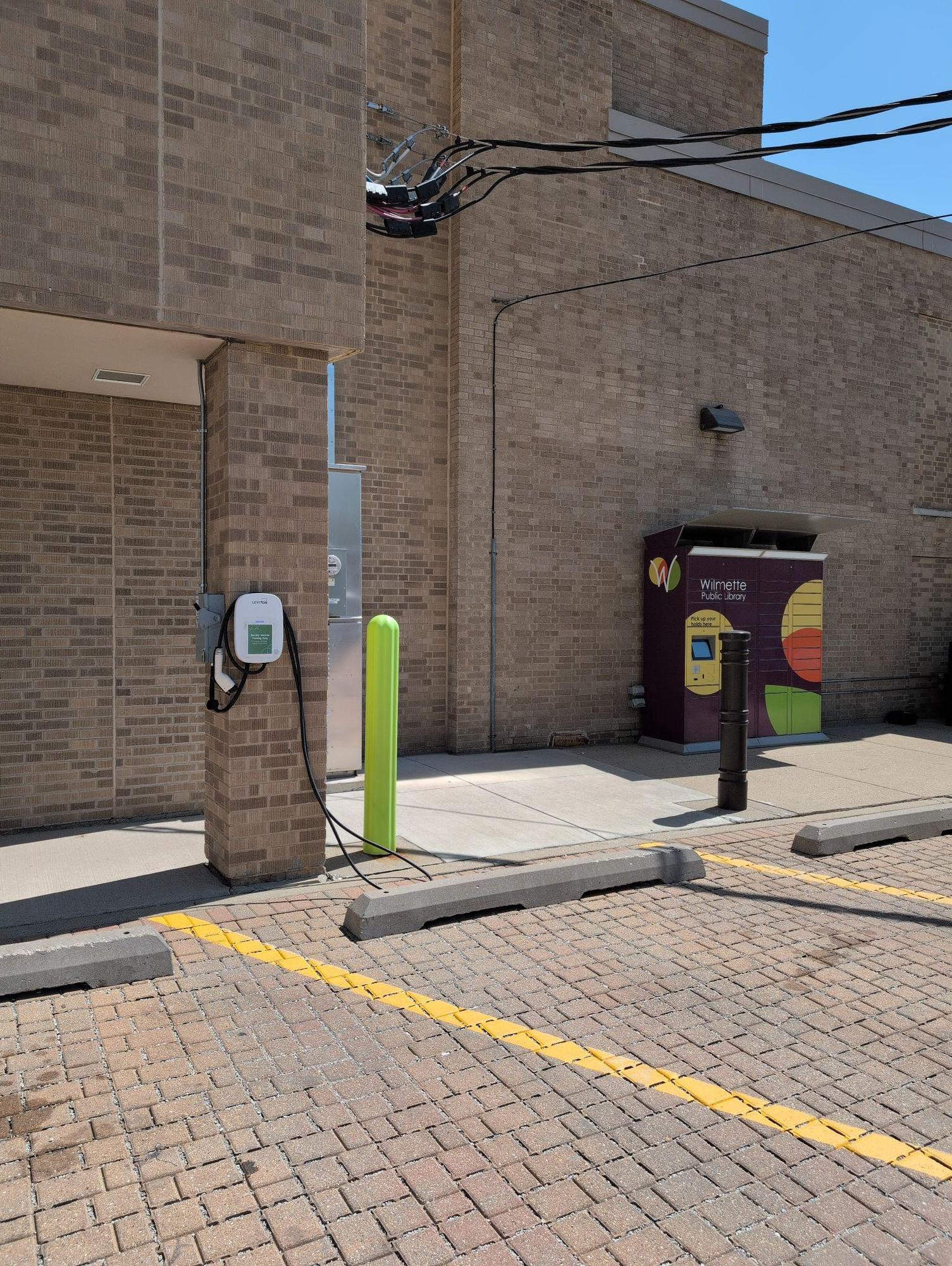 Wilmette Public Library | Wilmette, IL | EV Station