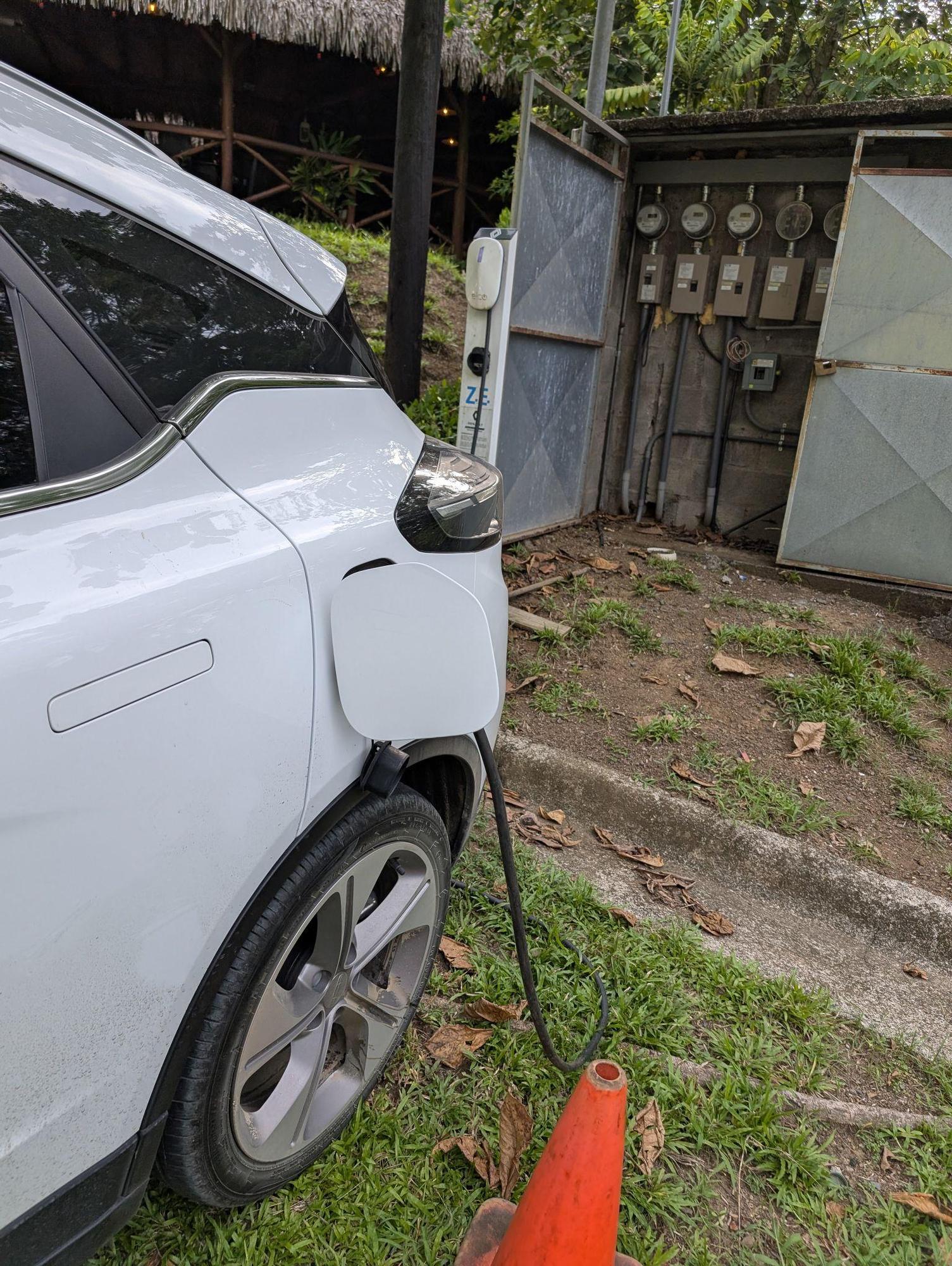 Quebrada Ganado, Provincia de Puntarenas | EV Station