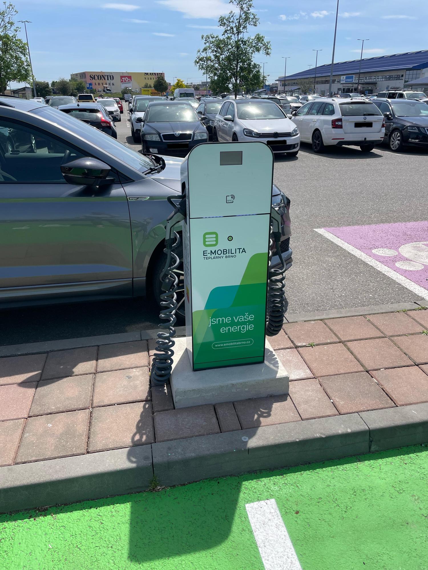 OC Olympia Brno - přední parkoviště | U Dálnice 777, 664 42 Modřice, Česko | EV Station