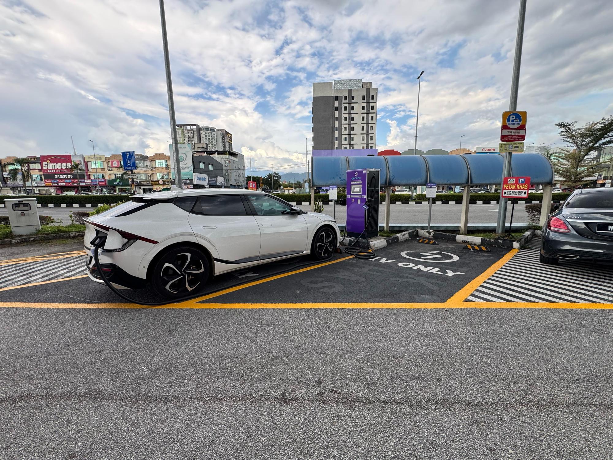 Gentari | BYD Ipoh (120kW DC) | Ipoh, Perak | EV Station
