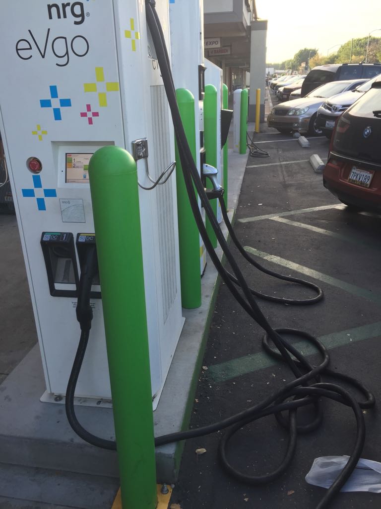 Larwin Square | Tustin, CA | EV Station