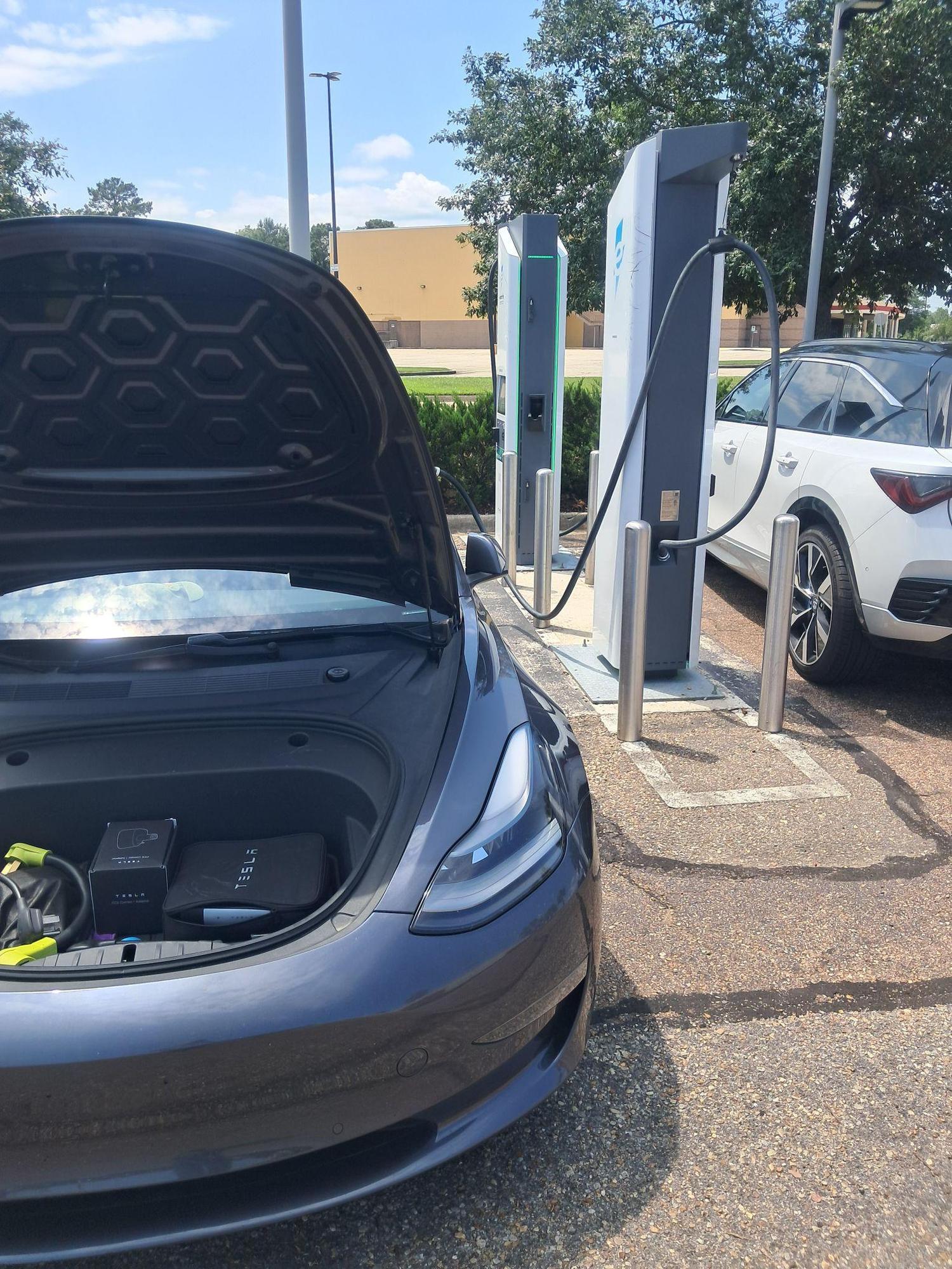 Hammond Square - Target | Hammond, LA | EV Station