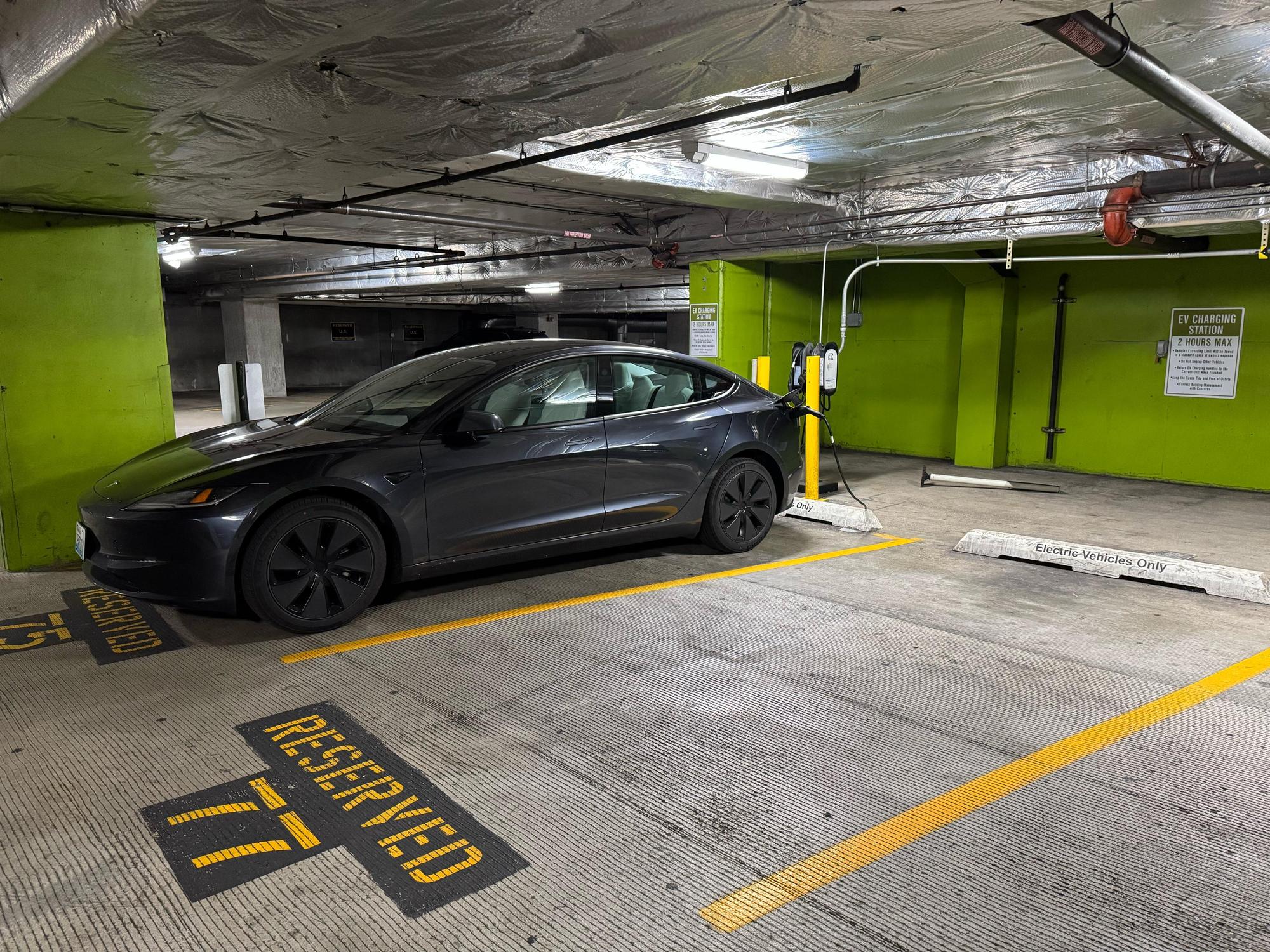 Fox Tower Parking Garage (1) | Portland, OR | EV Station