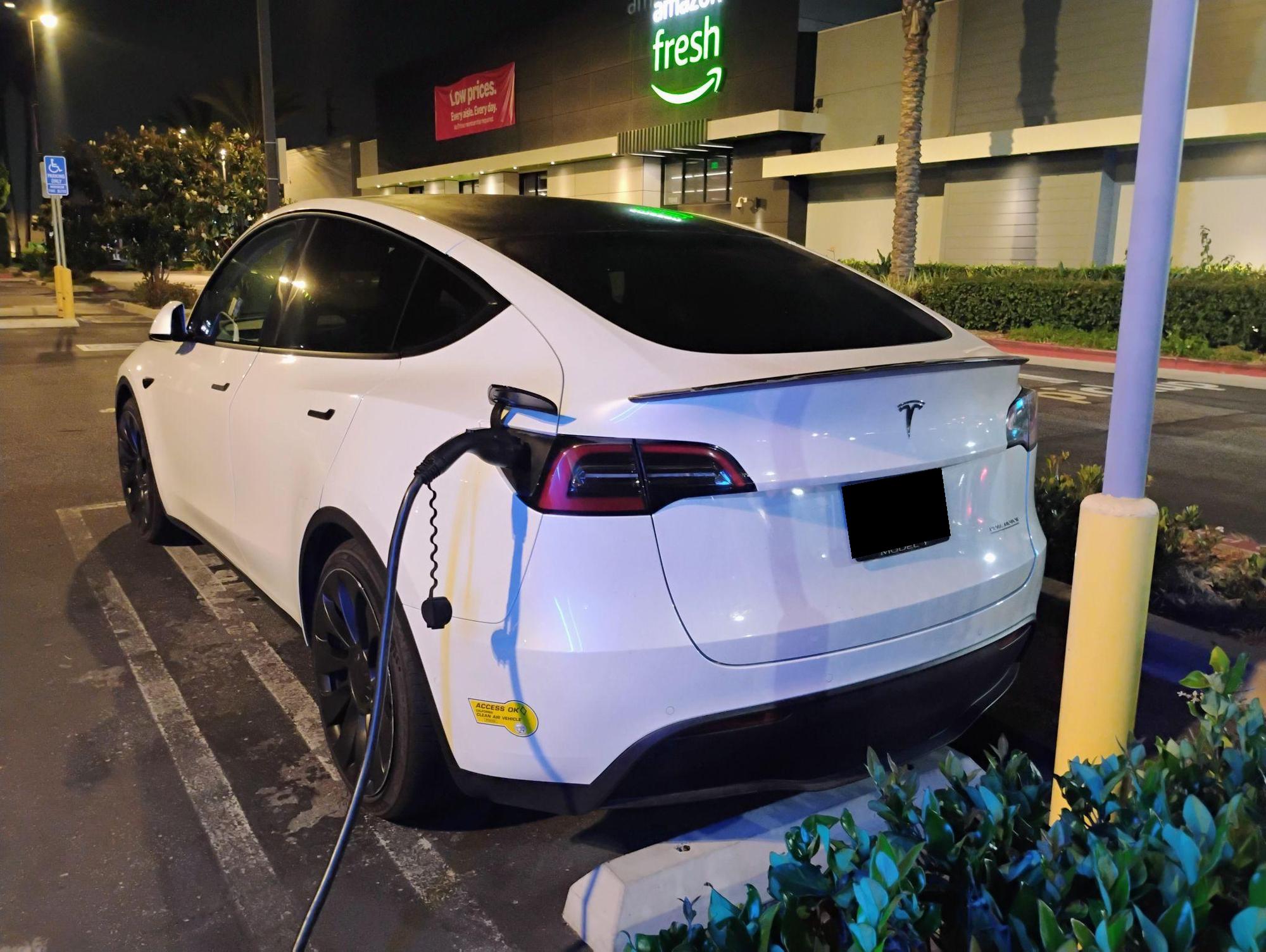 Landmark Square Cerritos Amazon Fresh | Cerritos, CA | EV Station