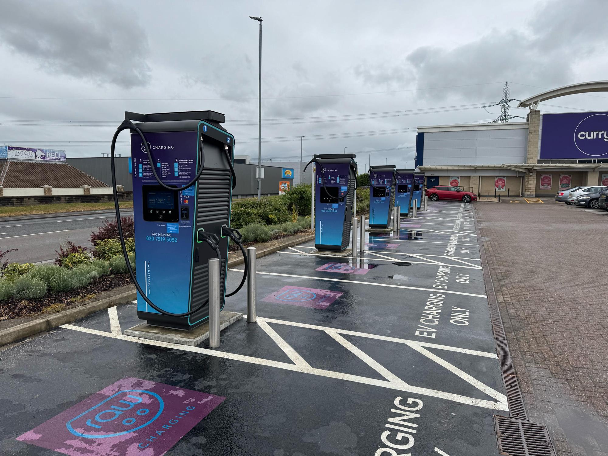 Junction 27 Retail Park | Birstall, England | EV Station