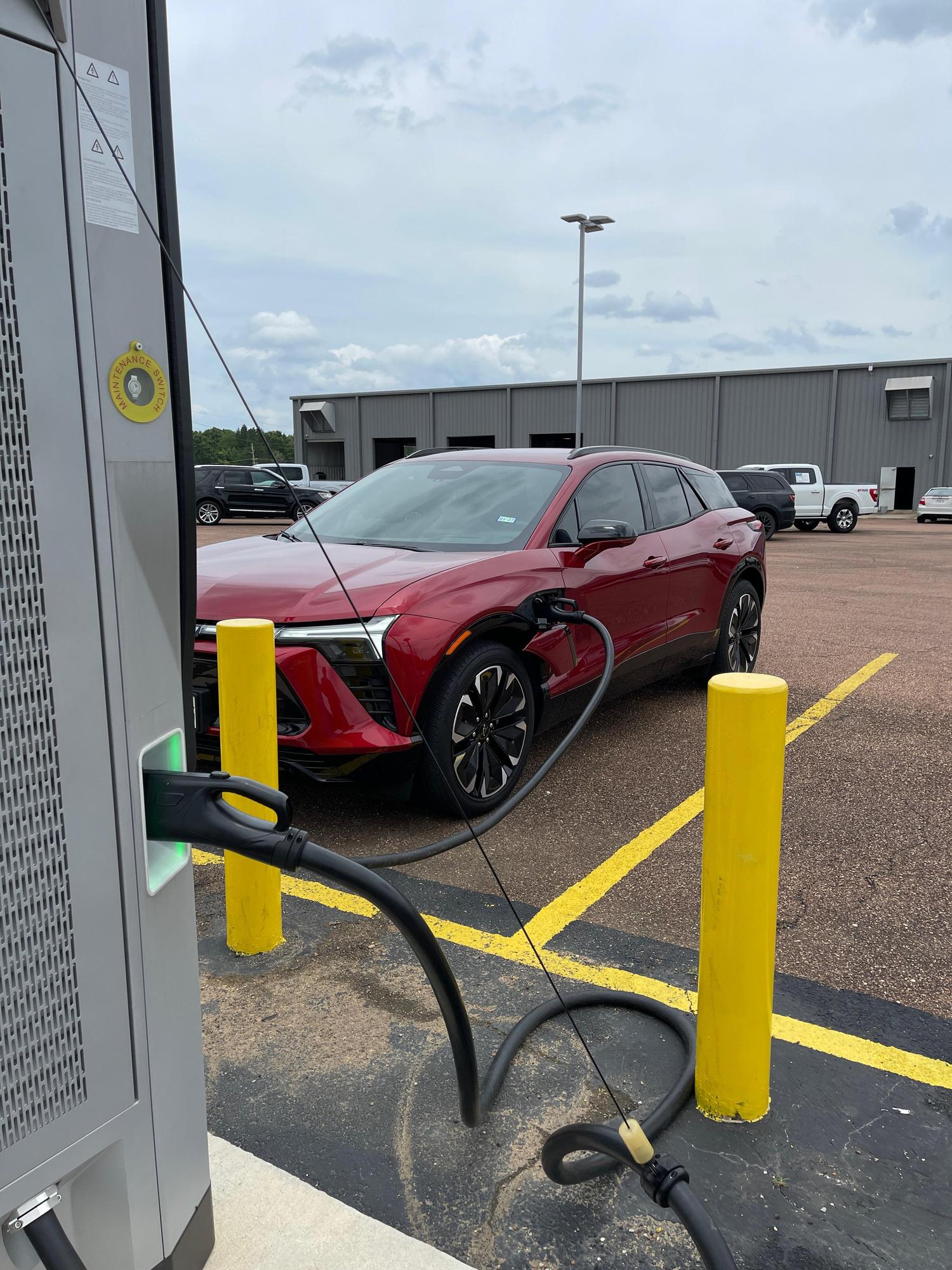 Woolwine Ford | Collins, MS | EV Station