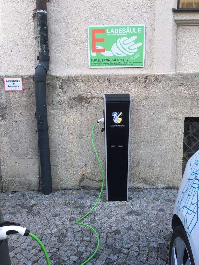 Wirelane GmbH | M, BY | EV Station