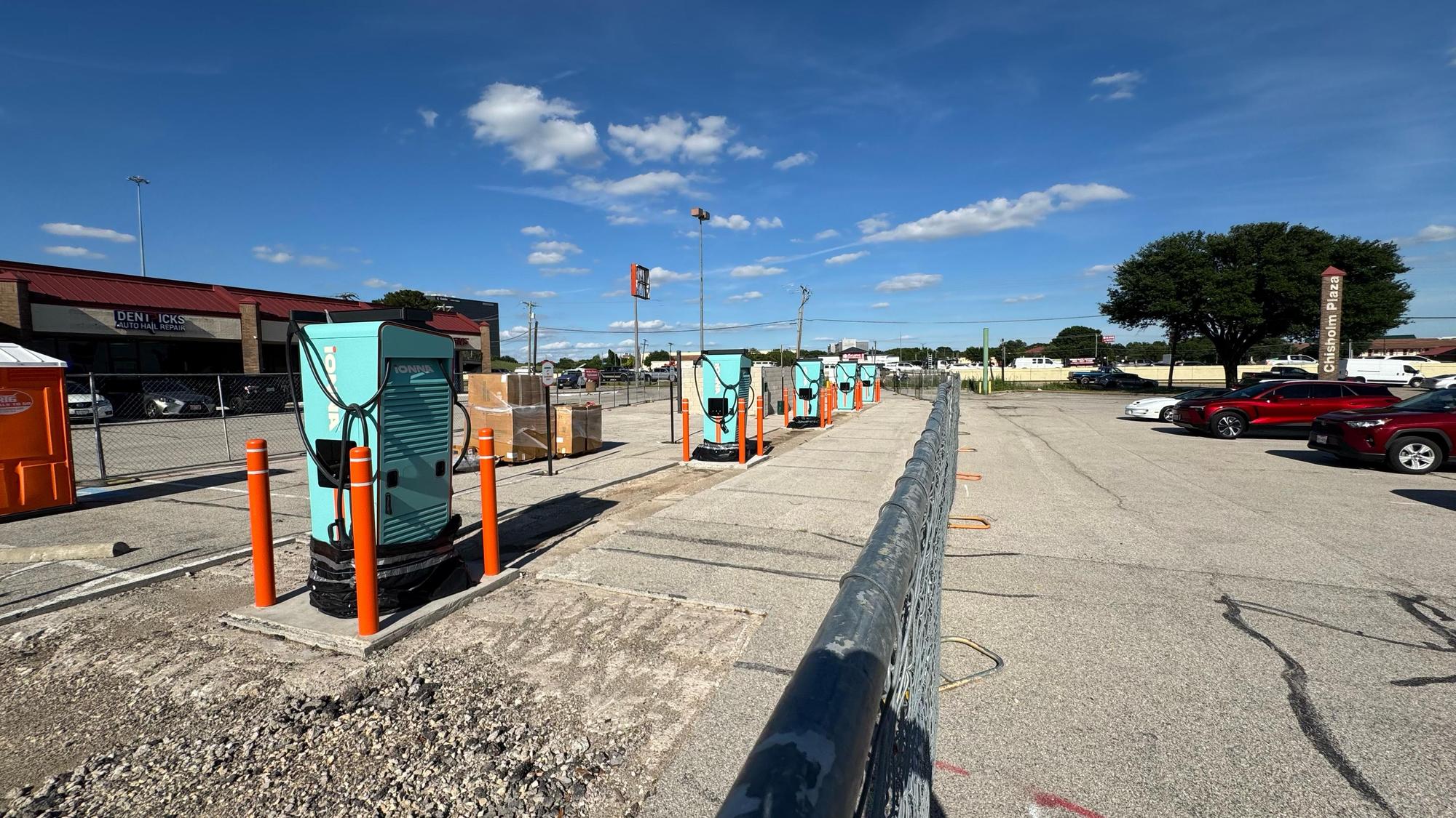 IONNA Plano, TX Rechargery Relay - N Central Expy | Plano, TX | EV Station