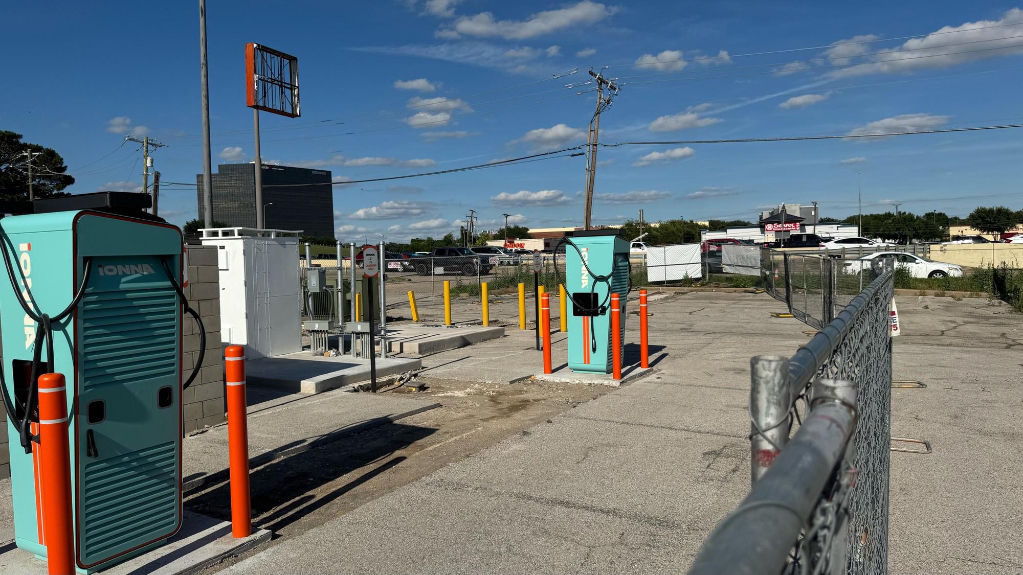 IONNA Plano, TX Rechargery Relay - N Central Expy | Plano, TX | EV Station