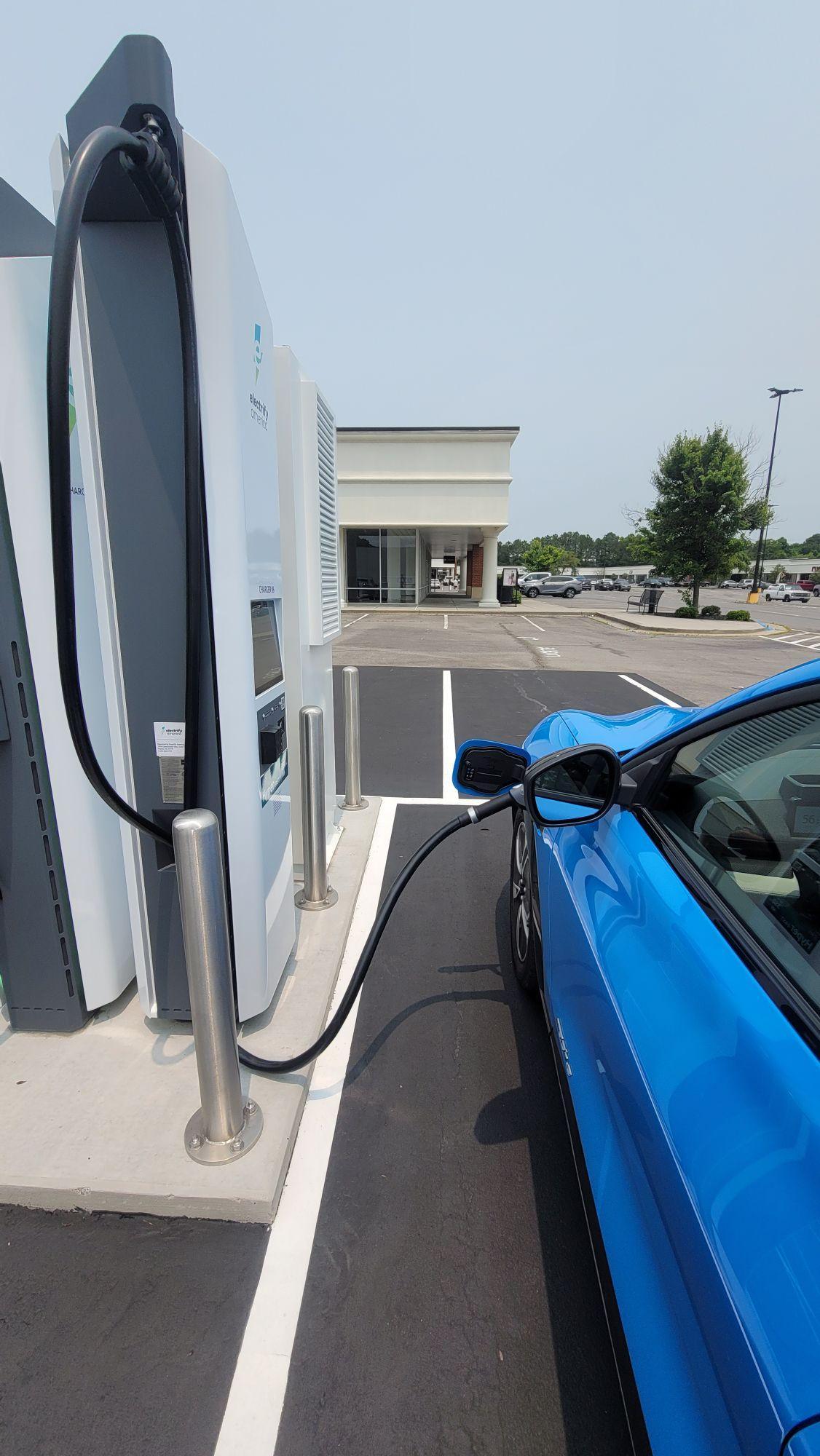 Calhoun Outlet Marketplace | Calhoun, GA | EV Station