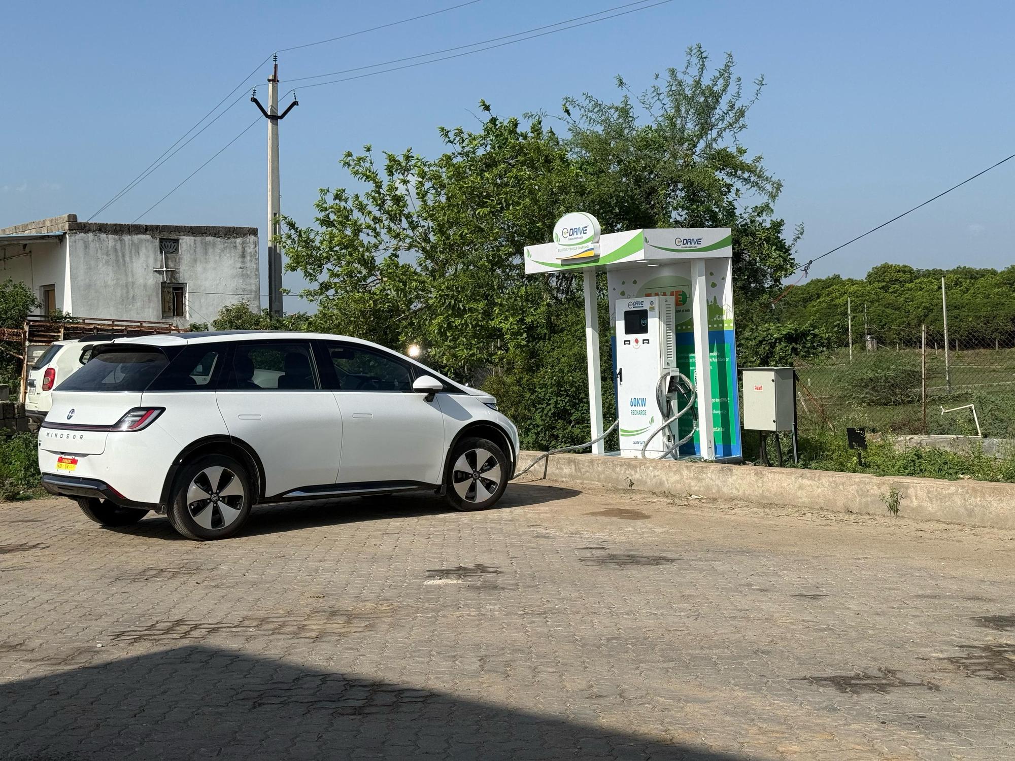 S M Filling Station Charging Station | Narva, TS | EV Station