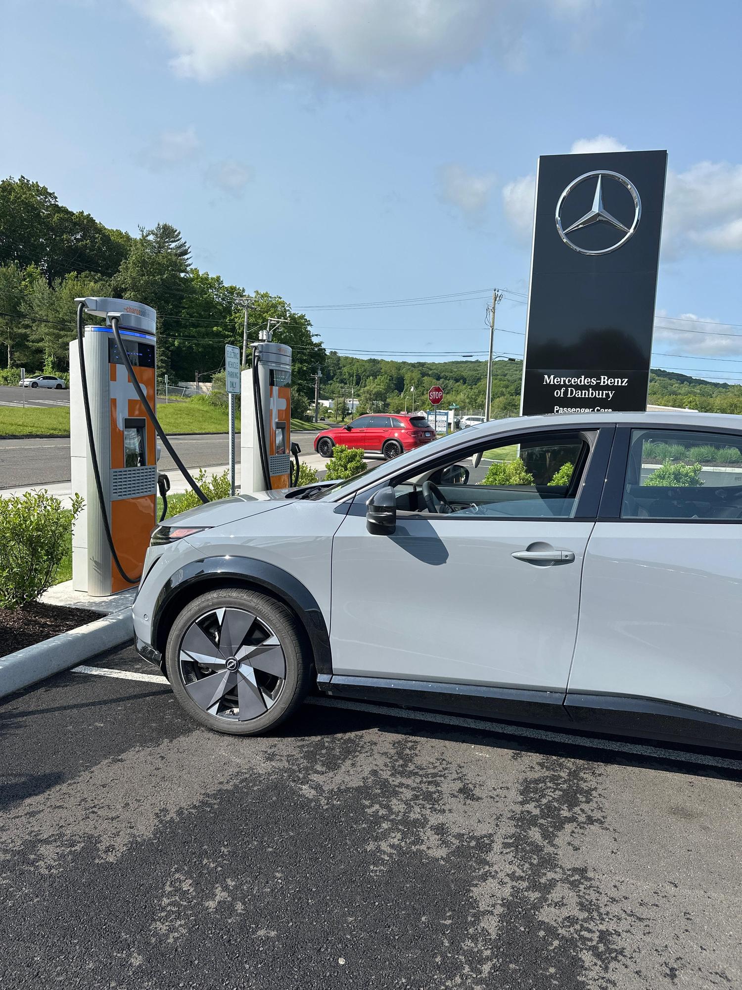 Danbury Municipal Airport | Danbury, CT | EV Station