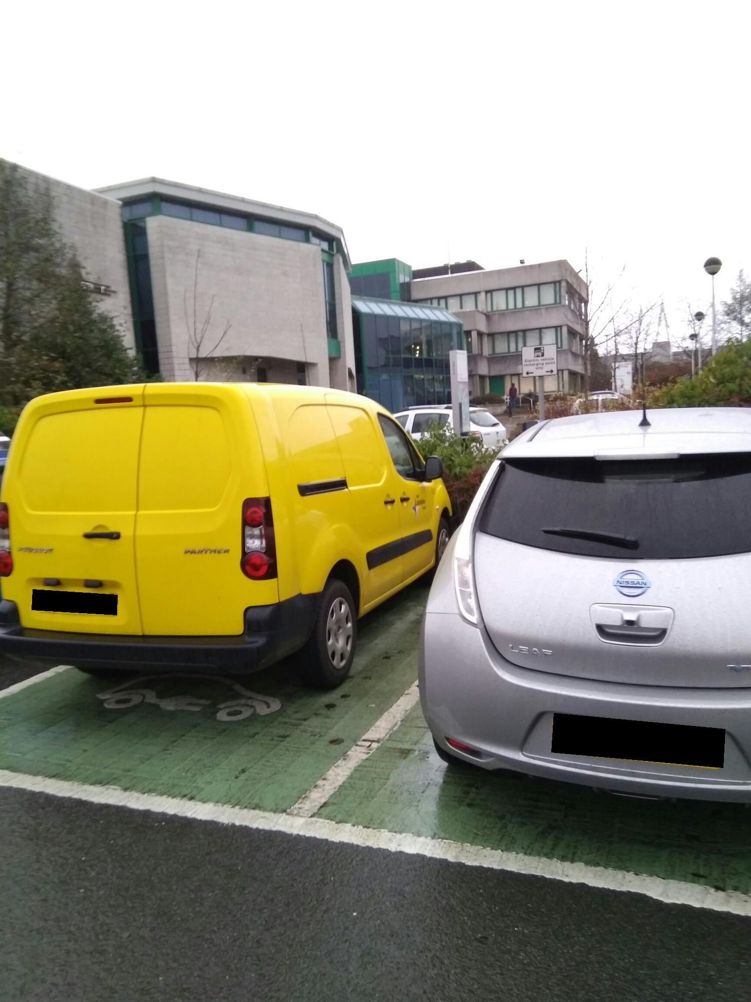 Bron Way public Car Park | Cumbernauld, Scotland | EV Station