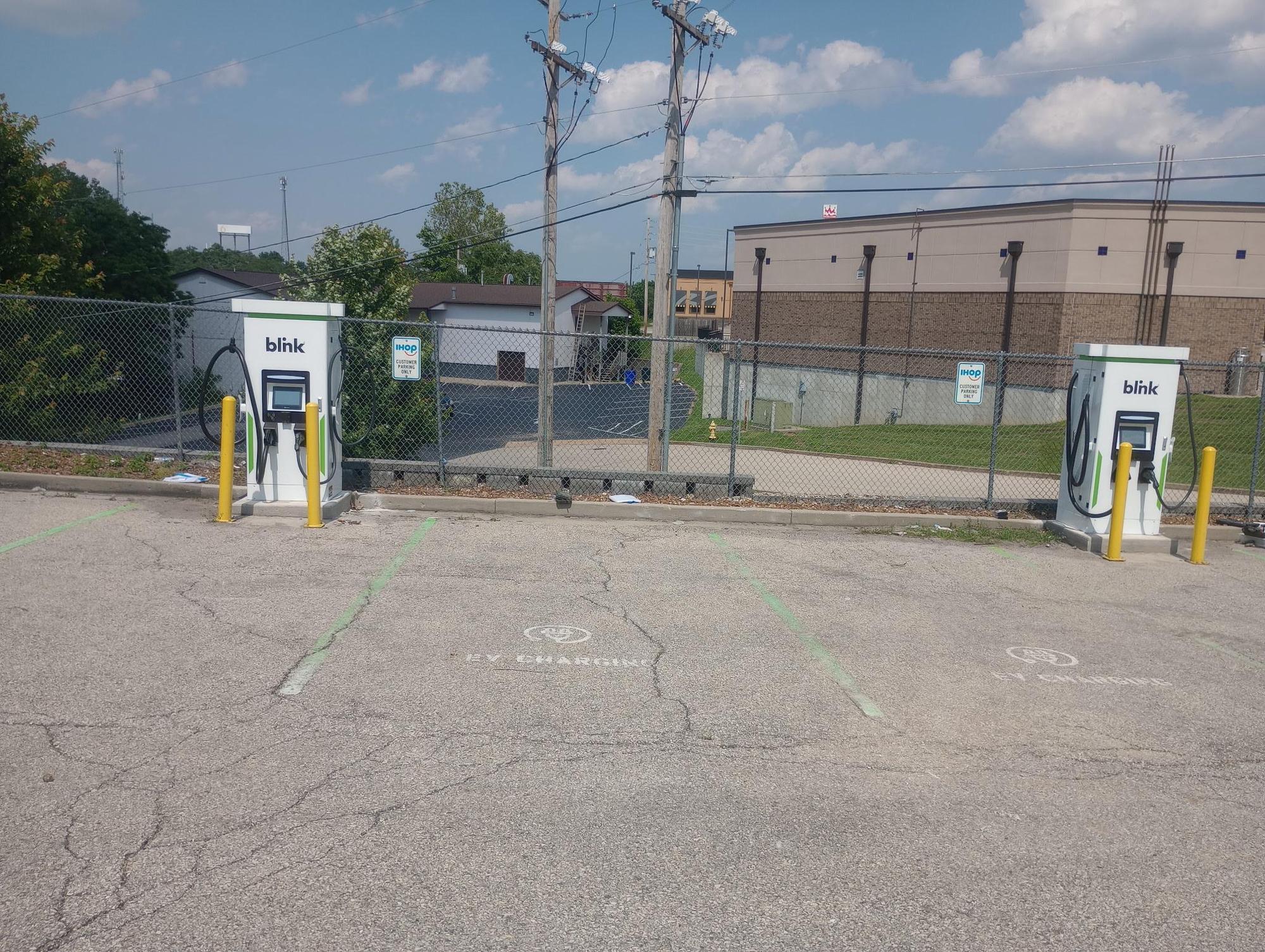 IHOP | Rolla, MO | EV Station