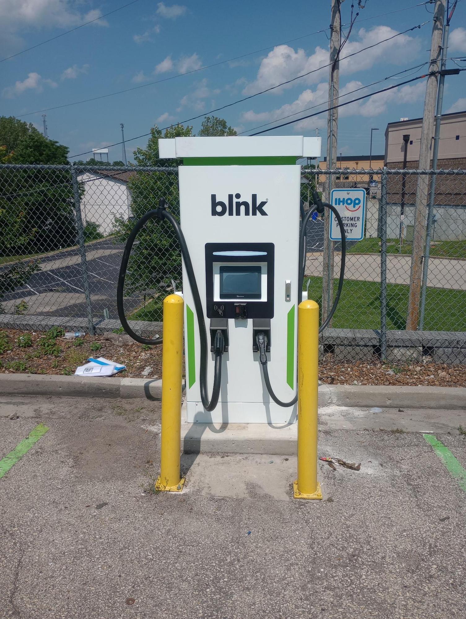 IHOP | Rolla, MO | EV Station