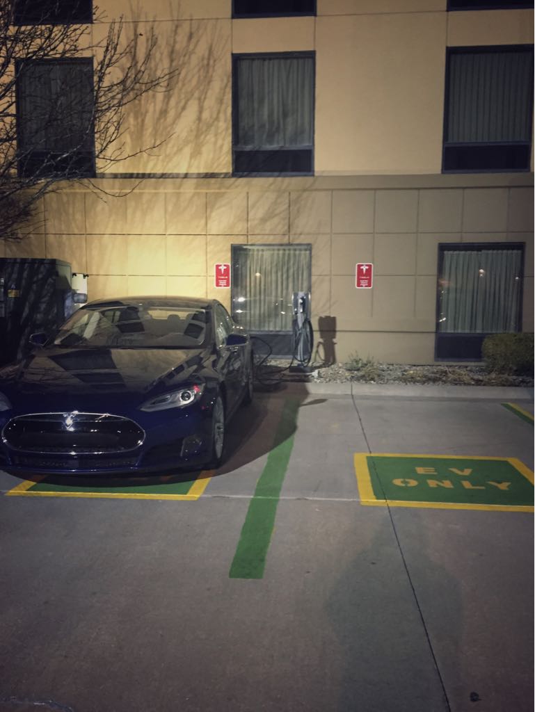 Hampton Inn Hays | Hays, KS | EV Station