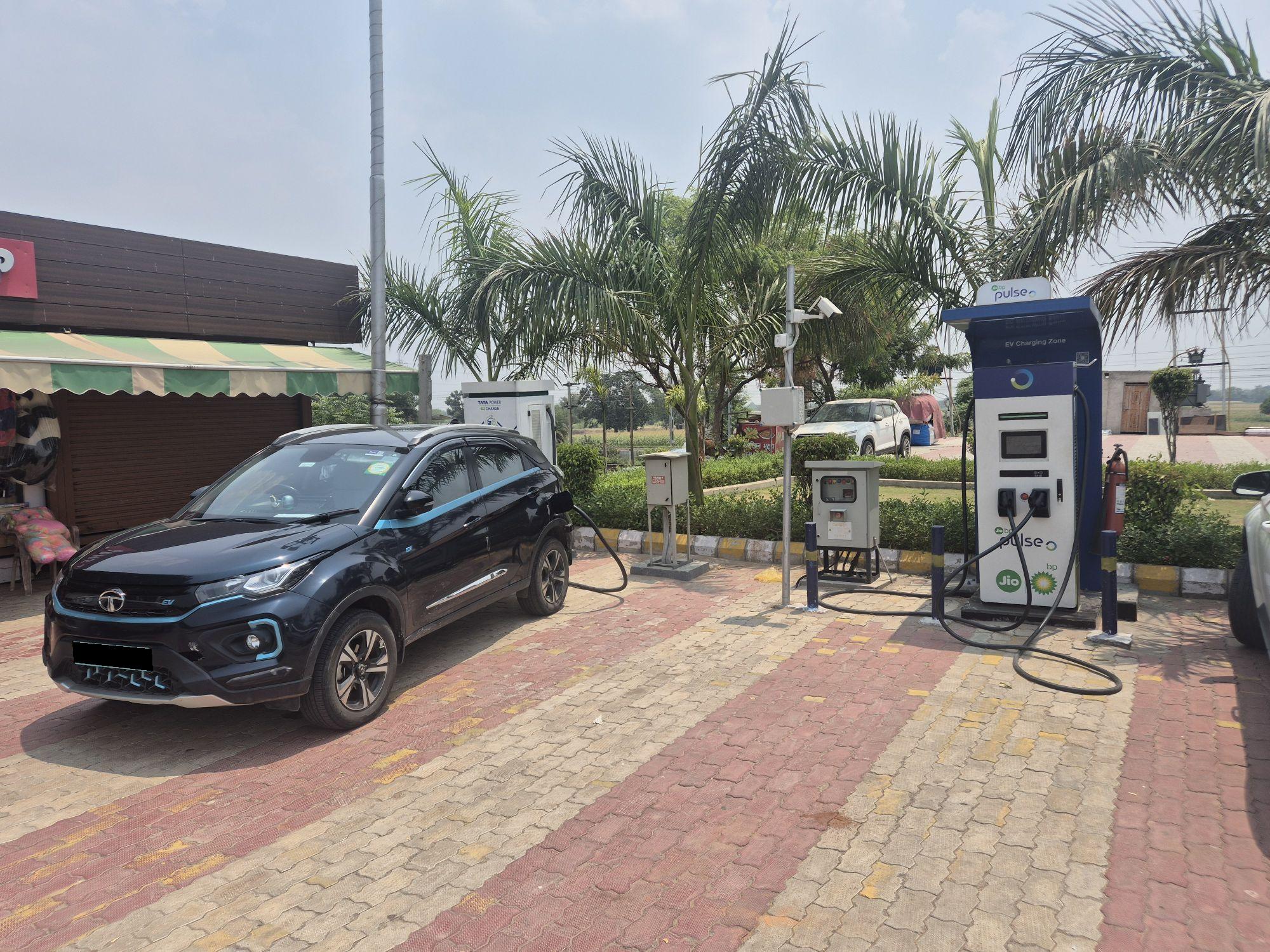 Sagar grand Restaurant | Jaswantnagar, UP | EV Station