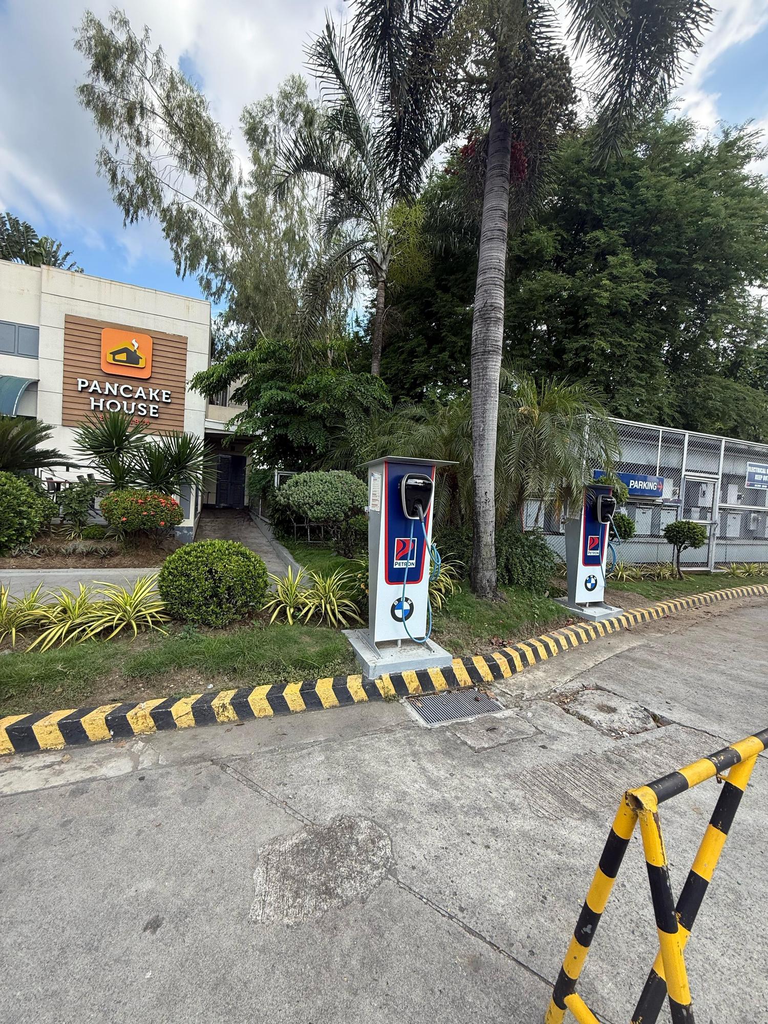 Petron KM 31 - NLEX Southbound | Balagtas, Central Luzon | EV Station