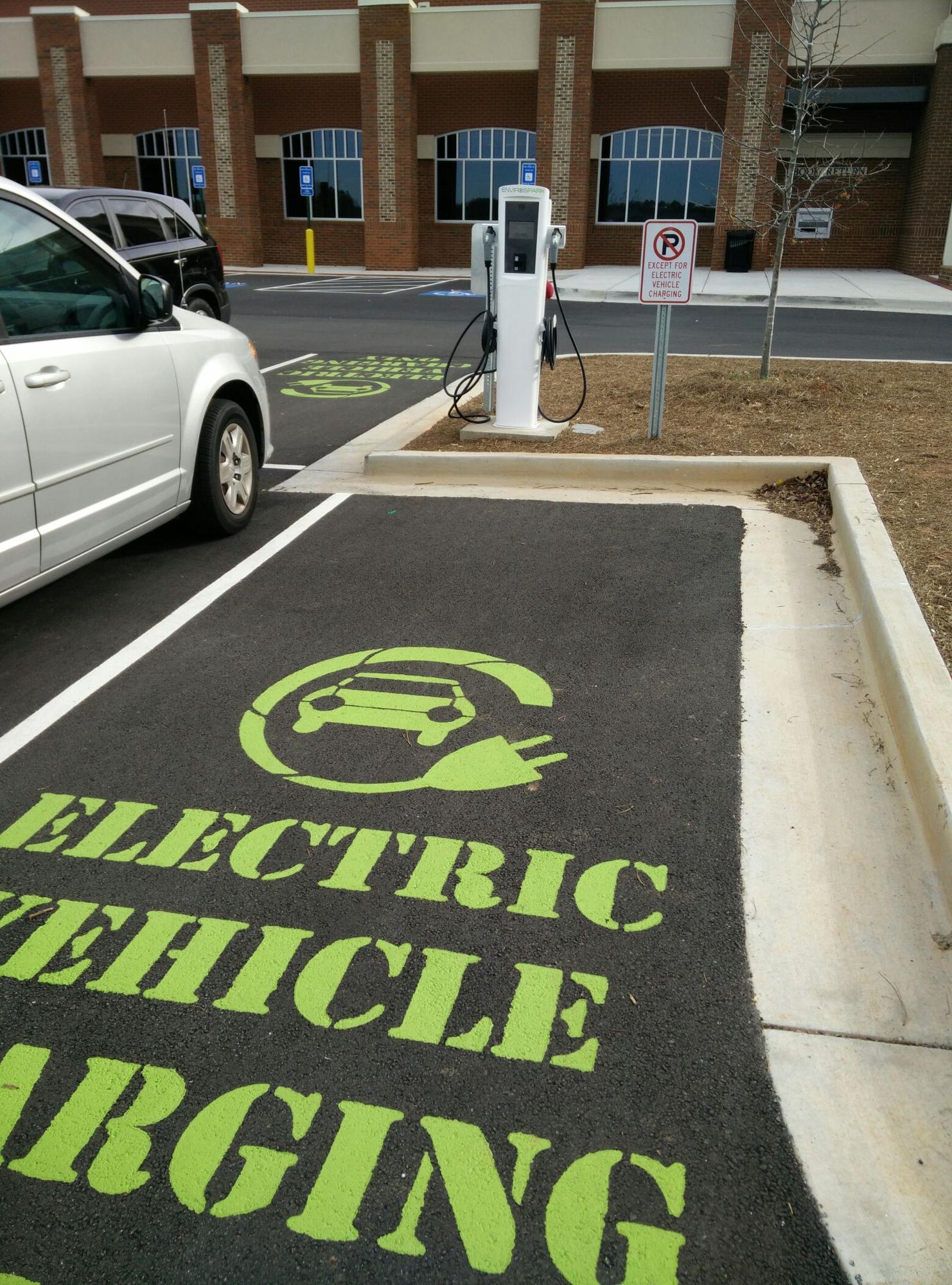 Gwinnett County Public Library | Lilburn, GA | EV Station