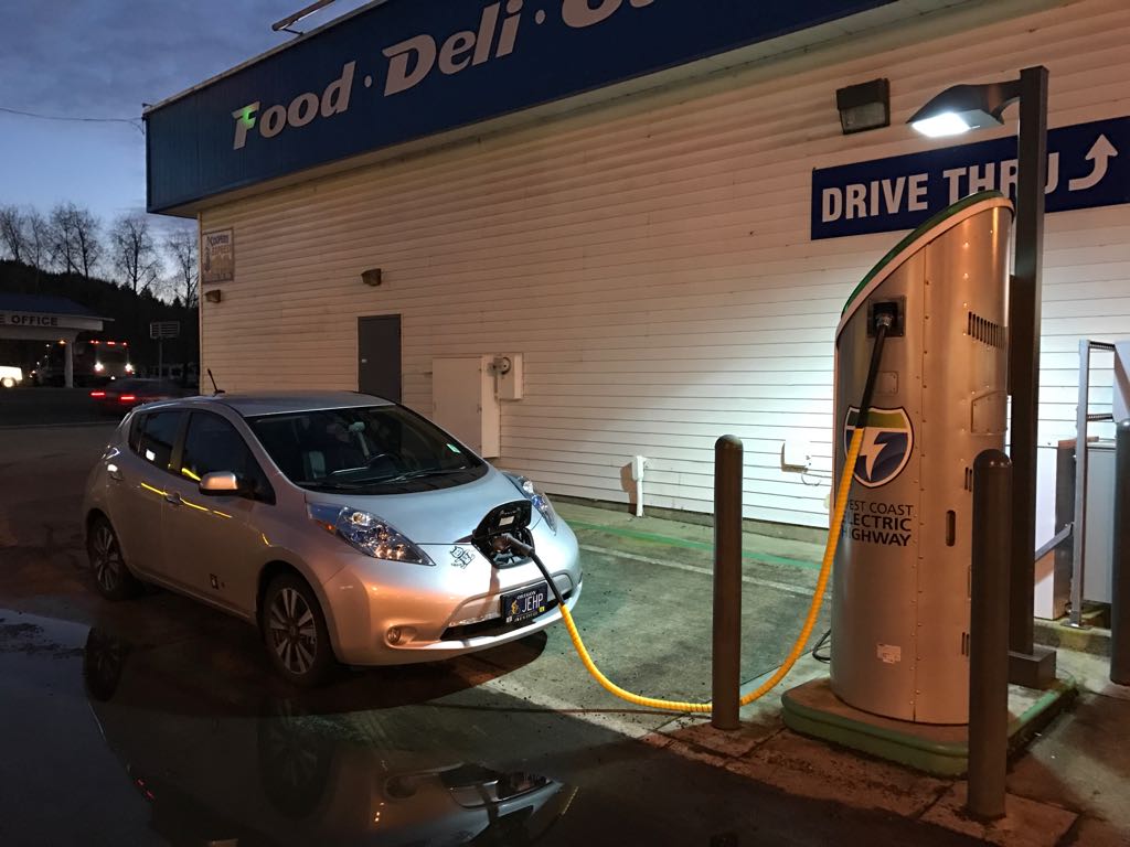 Coopers Express Fried Chicken & Drive Thru | Reedsport, OR | EV Station