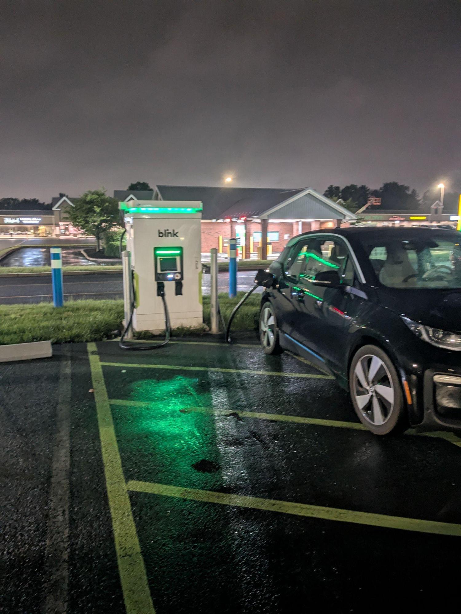 LB Smith Ford Lincoln | Lemoyne, PA | EV Station