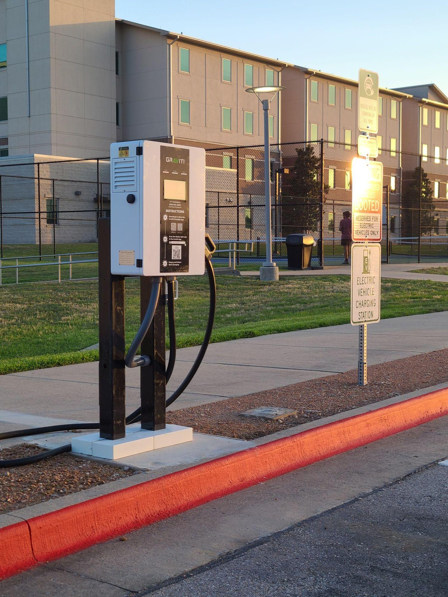 UTD Parking Lot T | Richardson, TX | EV Station
