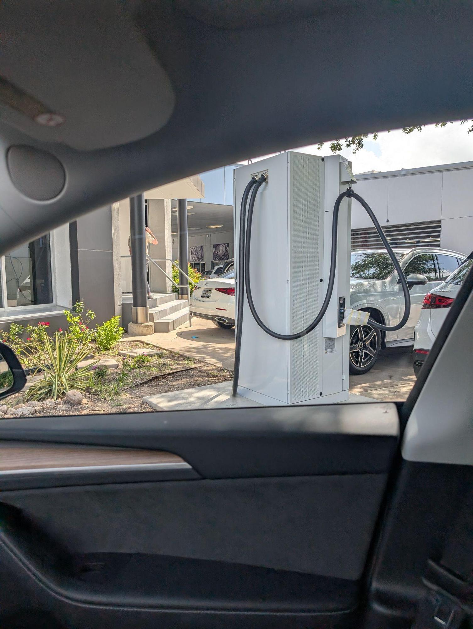 Mercedes-Benz of Austin | Austin, TX | EV Station