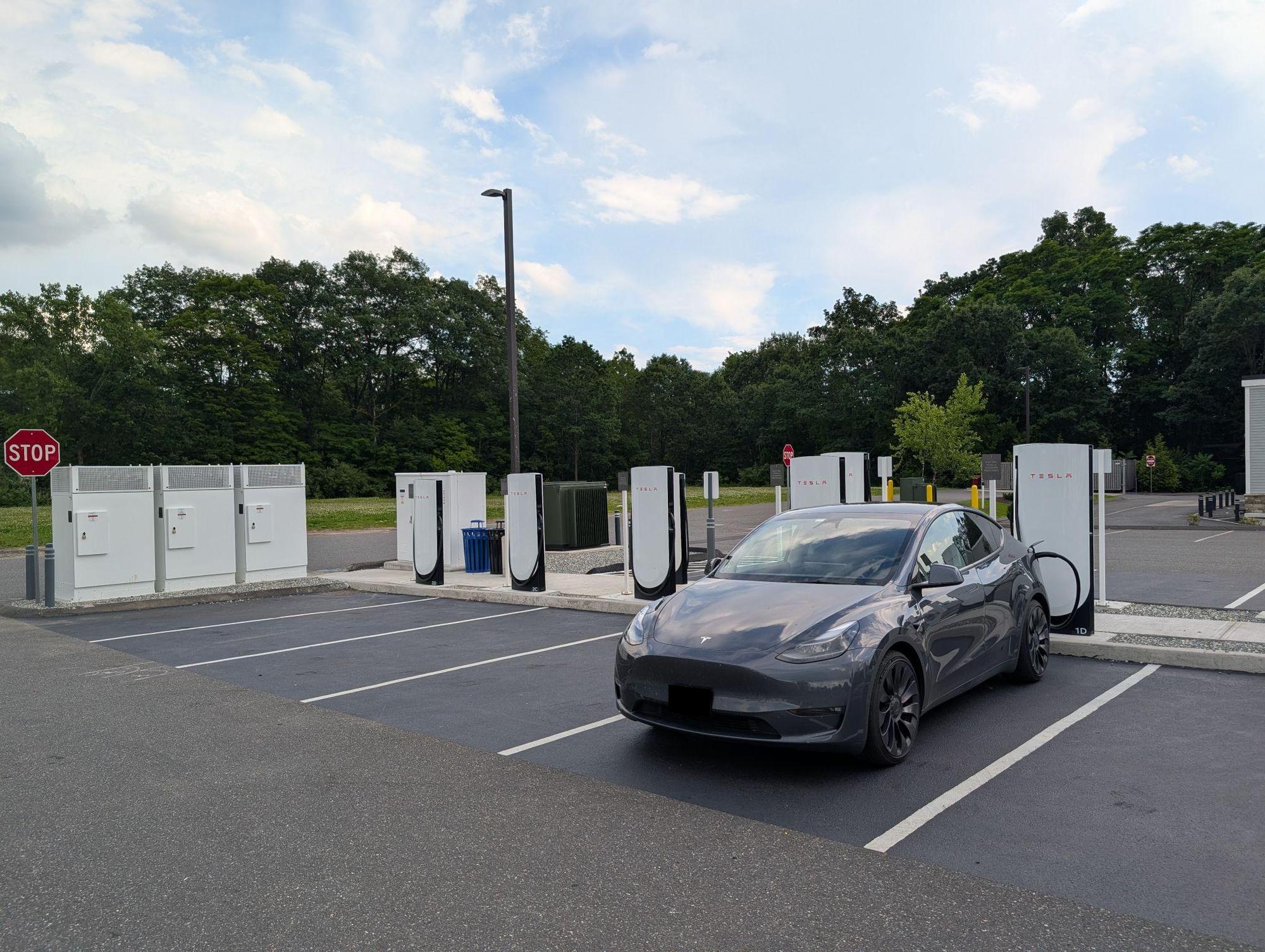Starbucks Holyoke | Holyoke, MA | EV Station