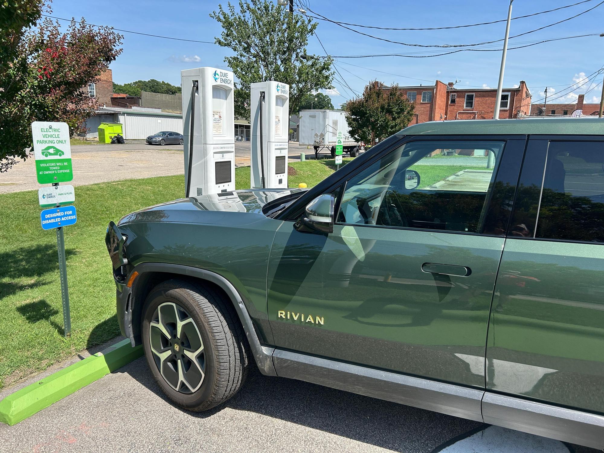 City of Sanford Parking Lot (101 E Humber) | Sanford, NC | EV Station
