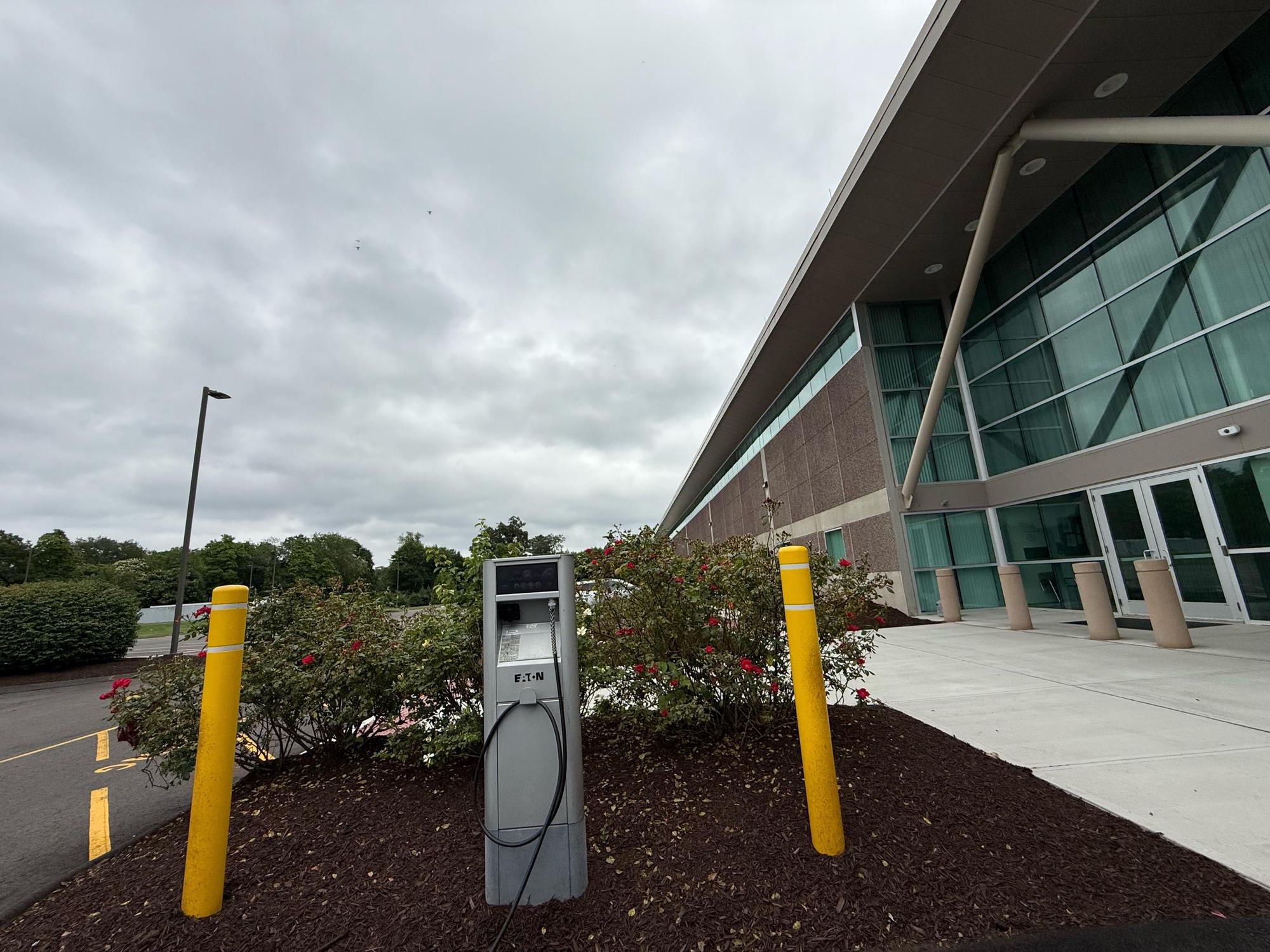 Eversource | Bloomfield, CT | EV Station