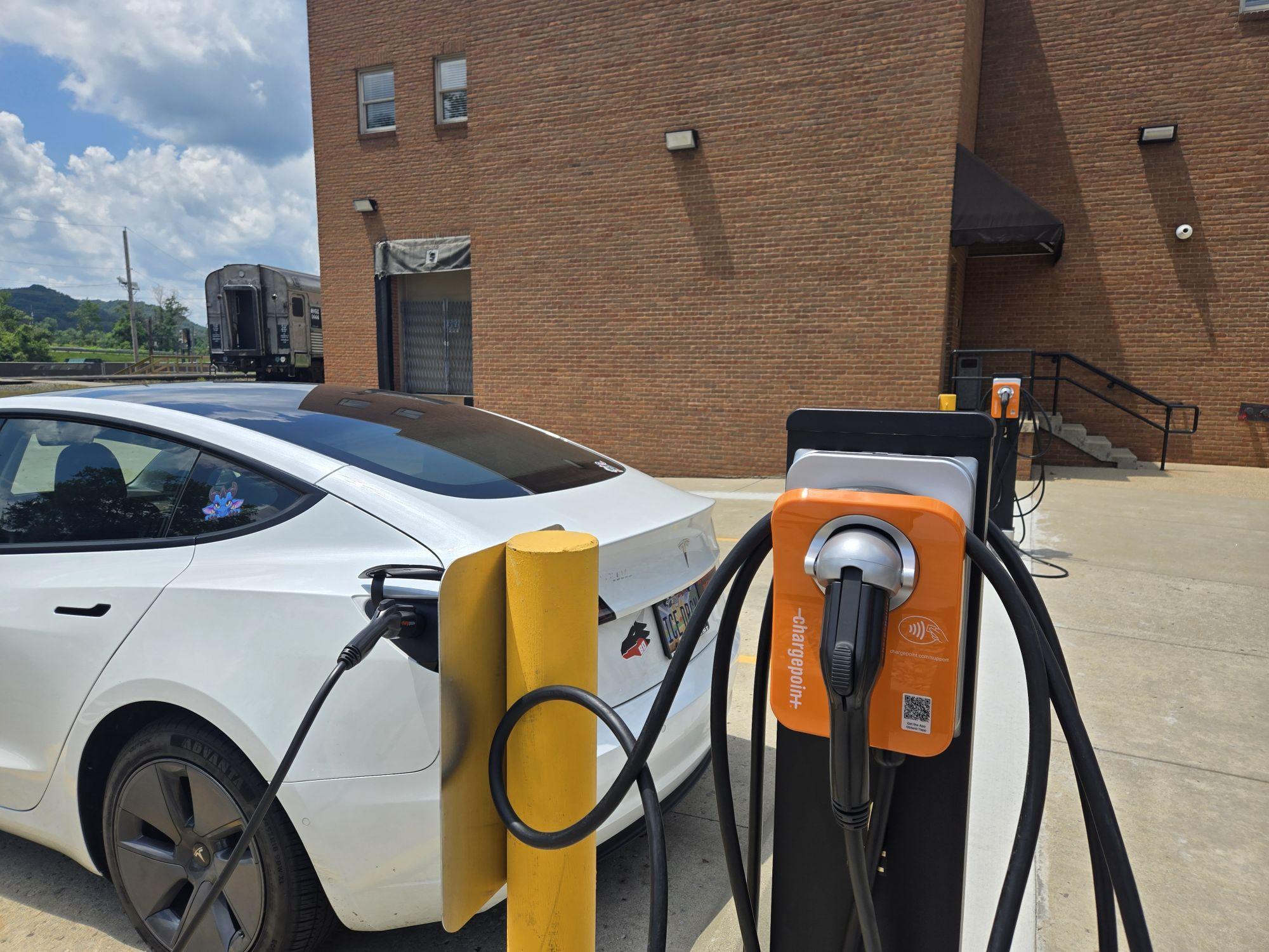 Rocky | Nelsonville, OH | EV Station