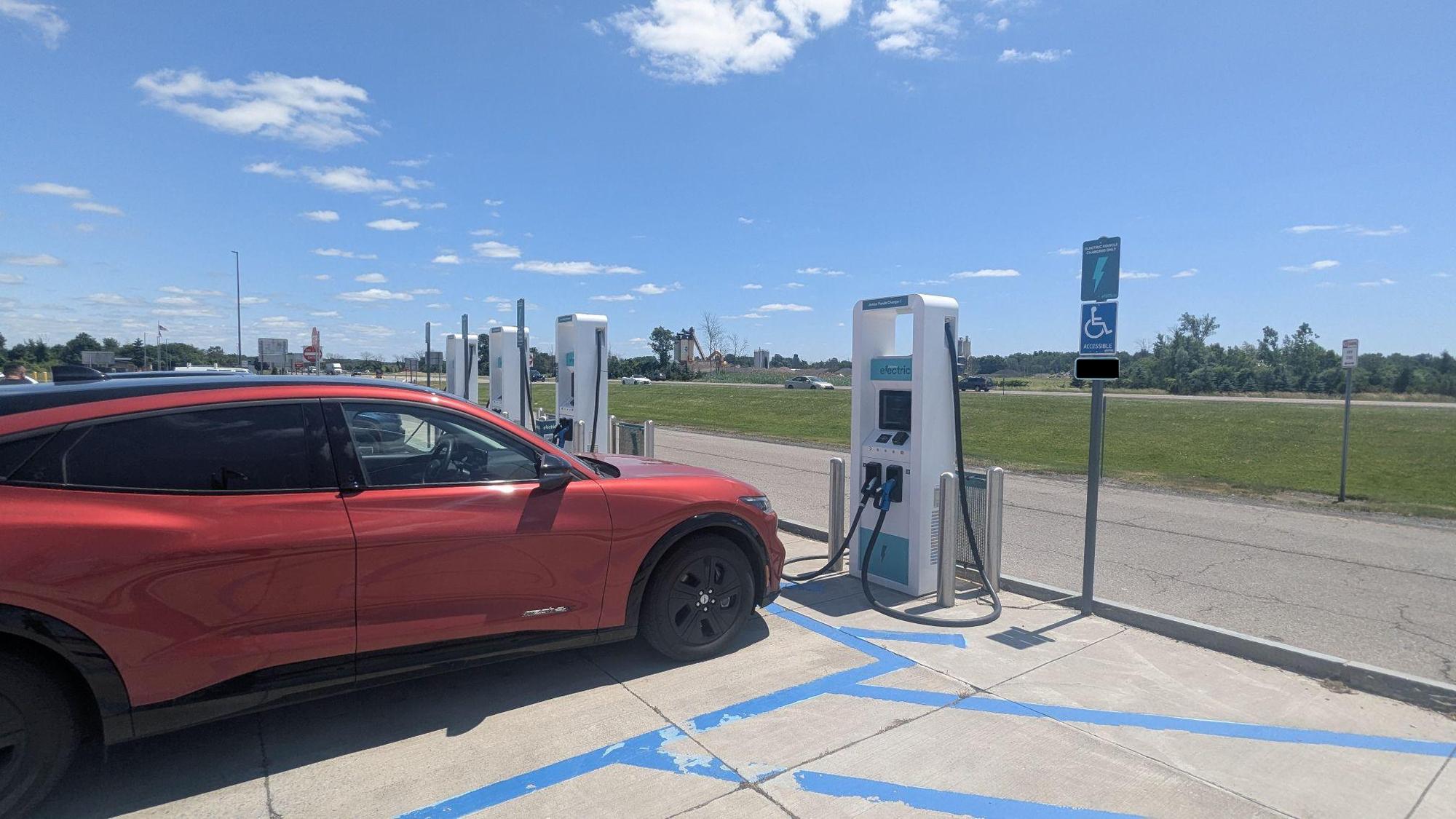 Junius Ponds Travel Plaza | Chittenango, NY | EV Station