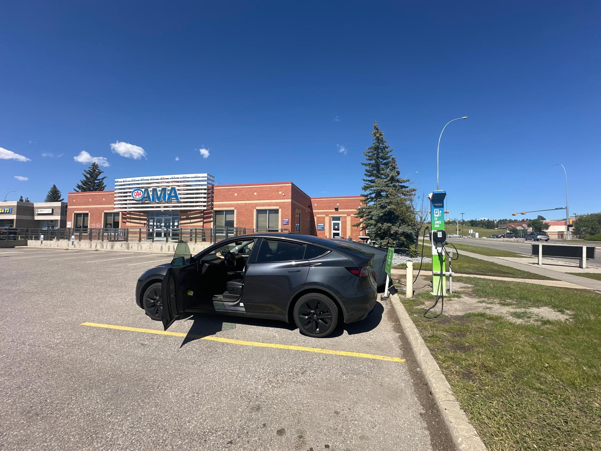 Crowfoot AMA | Calgary, AB | EV Station