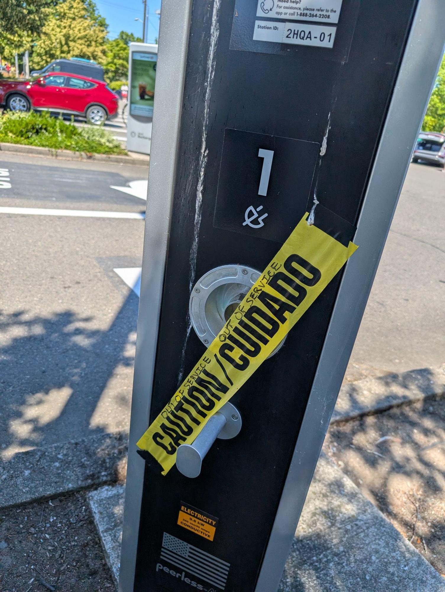 Safeway Roosevelt Way | Seattle, WA | EV Station
