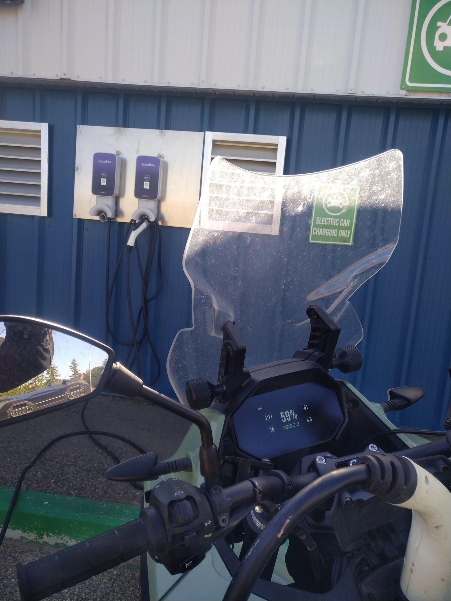 Pembina Place | Redwater, AB | EV Station