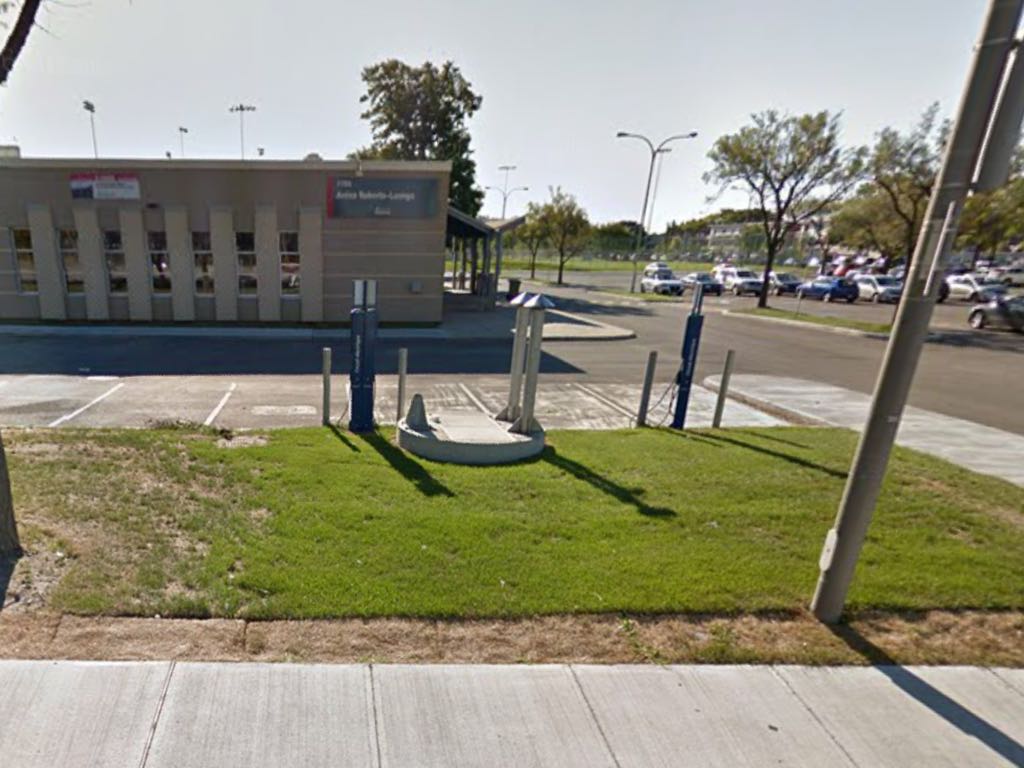 Aréna Roberto Luongo | Montréal, QC | EV Station