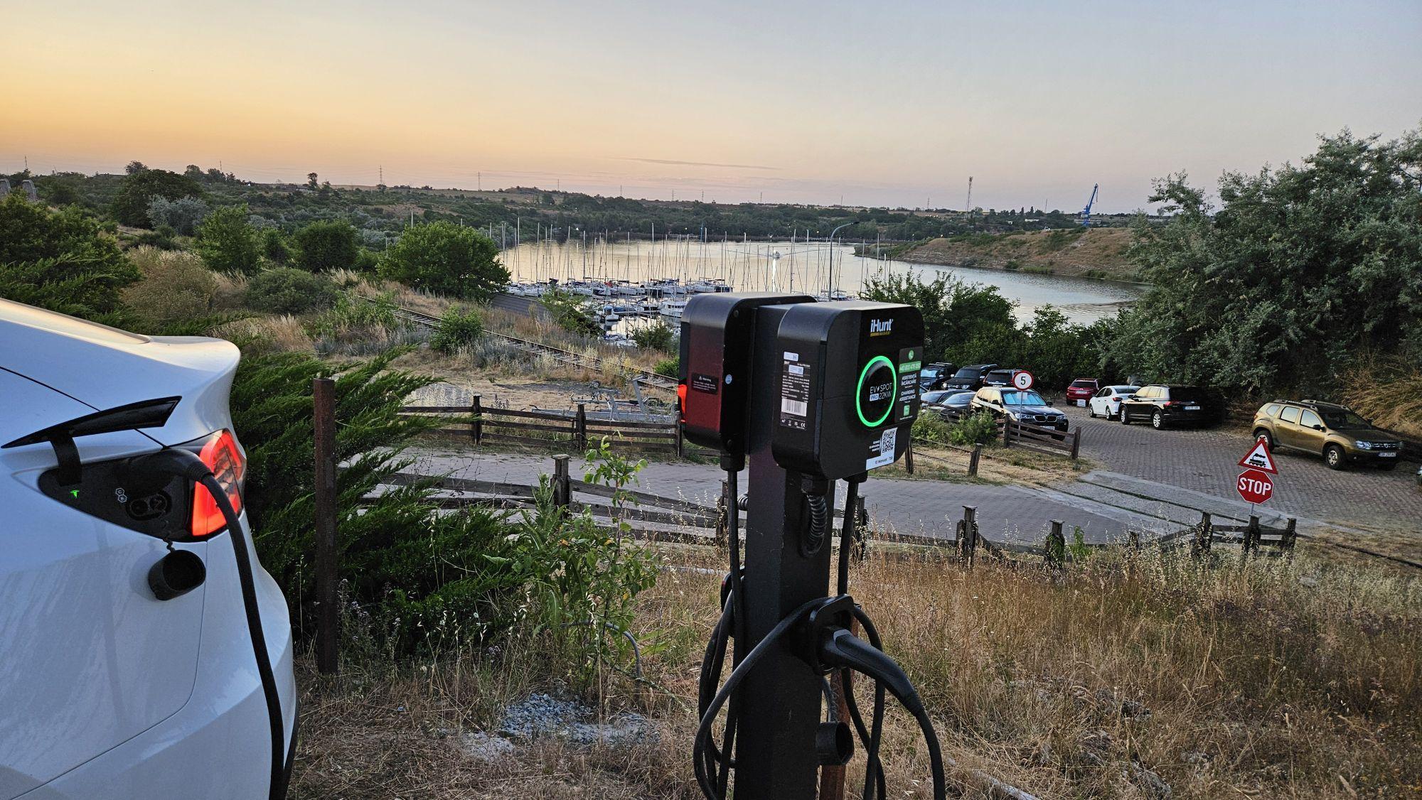 iHunt EV: Marina LifeHarbour Limanu | Limanu, CT | EV Station