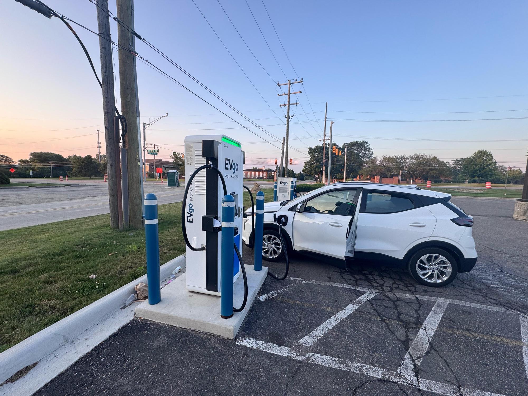 Chase Bank | Farmington Hills, MI | EV Station