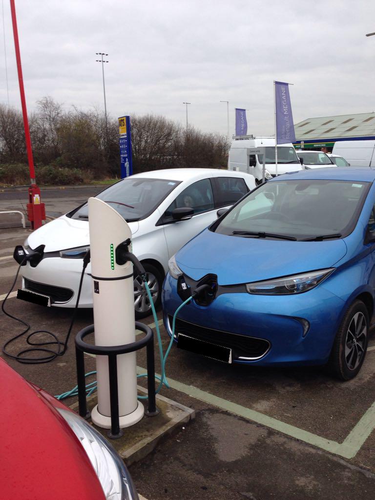 Renault Evan Halshaw | Doncaster, England | EV Station