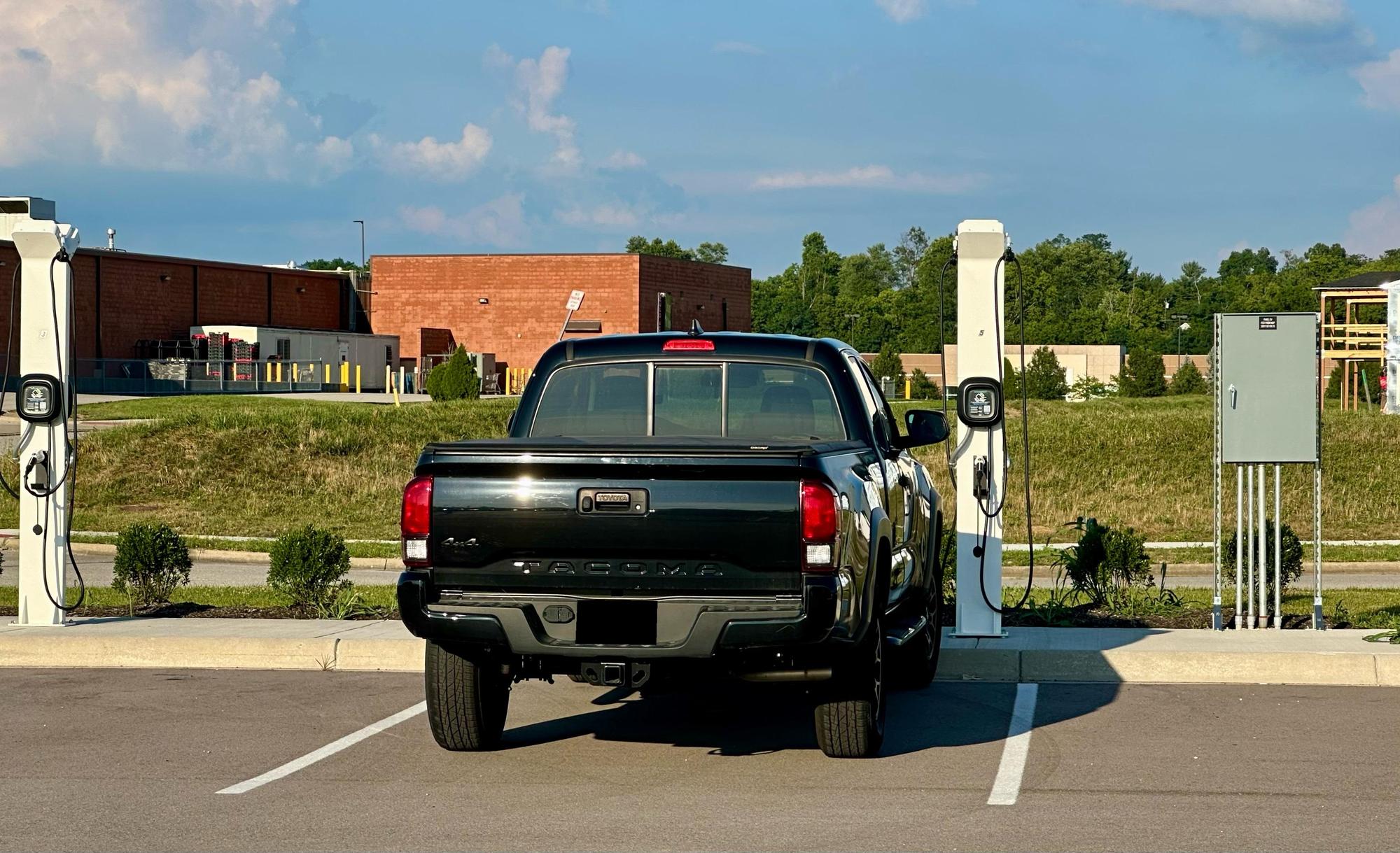 Boone County Public Library - Walton Branch | Walton, KY | EV Station