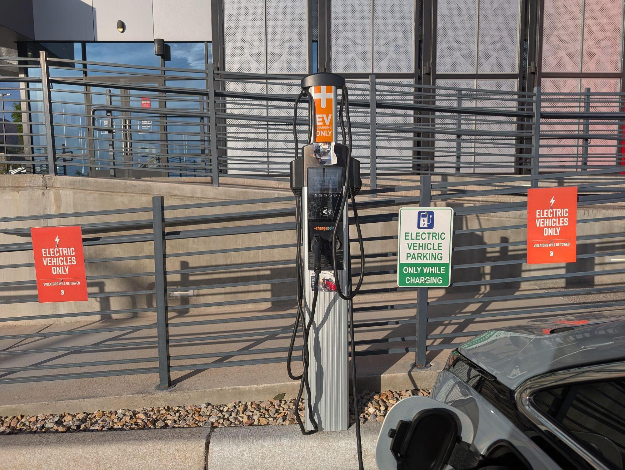 Kinective Fitness Club | El Paso, TX | EV Station
