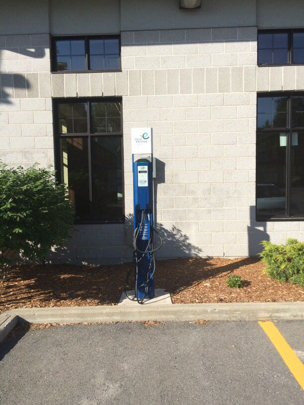 Rigaud Public Library | Rigaud, QC | EV Station