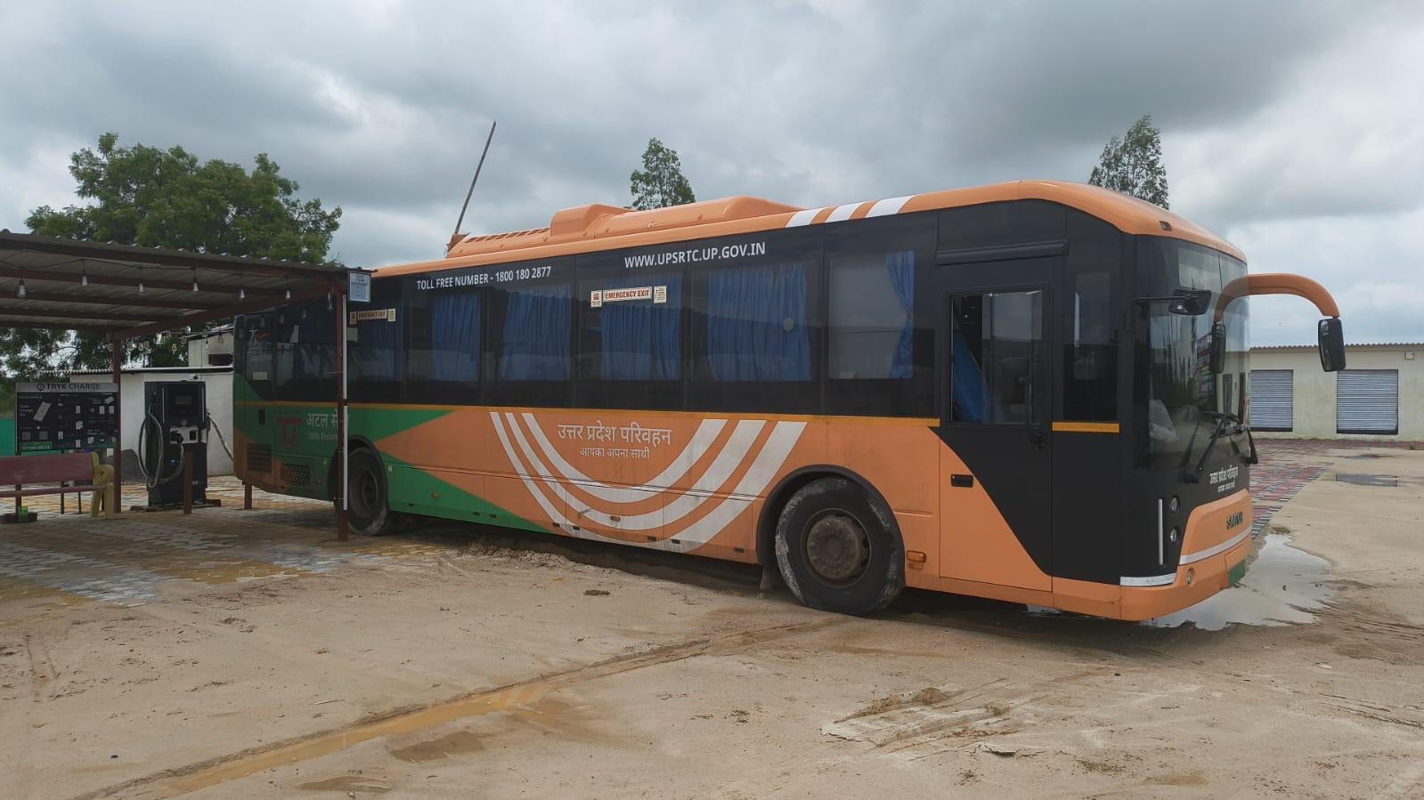 BANKE BIHARI DHABA. TRYK 60KW DC FAST CHARGER DUAL GUN | Shyampur, MP ...