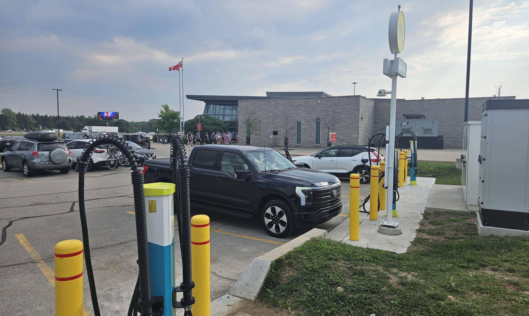 ONroute Cambridge North 401 - Westbound | Cambridge, ON | EV Station