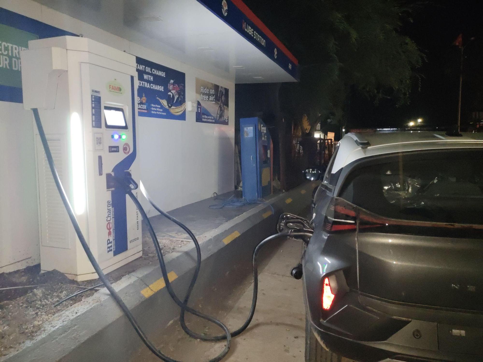 HP Petroleum Pathri | Pathri, MH | EV Station