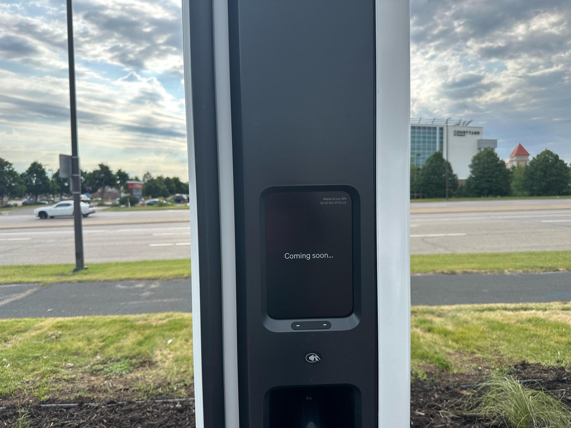 The Shoppes at Arbor Lakes | Maple Grove, MN | EV Station