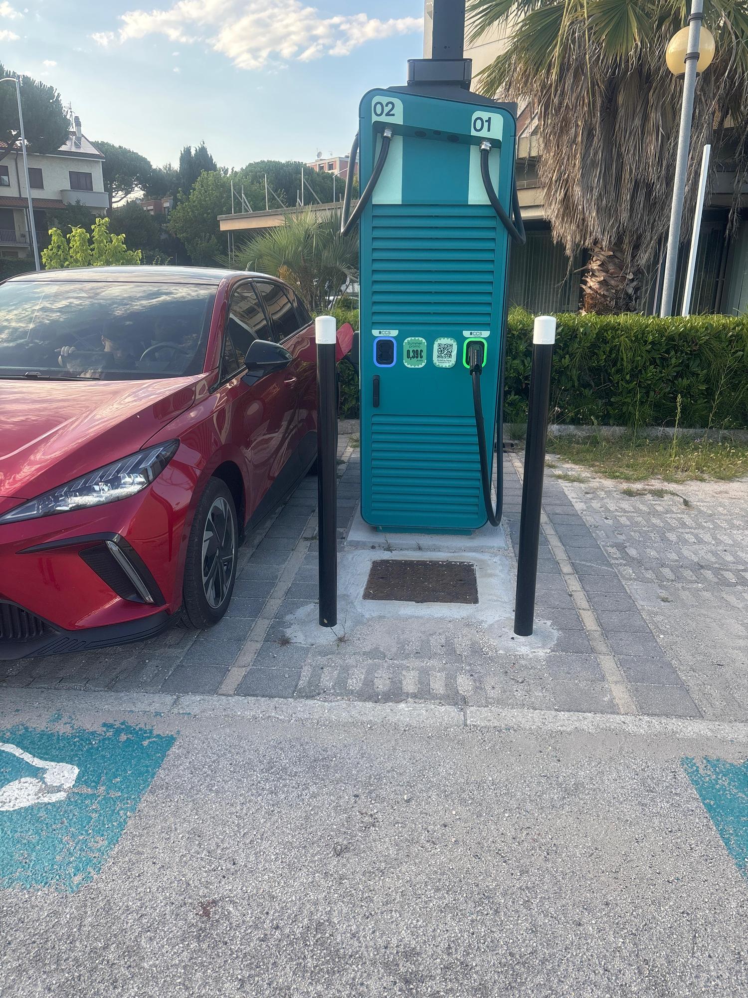 Rimini-Centro Cristallo (Electra) | Rimini, Emilia-Romagna | EV Station