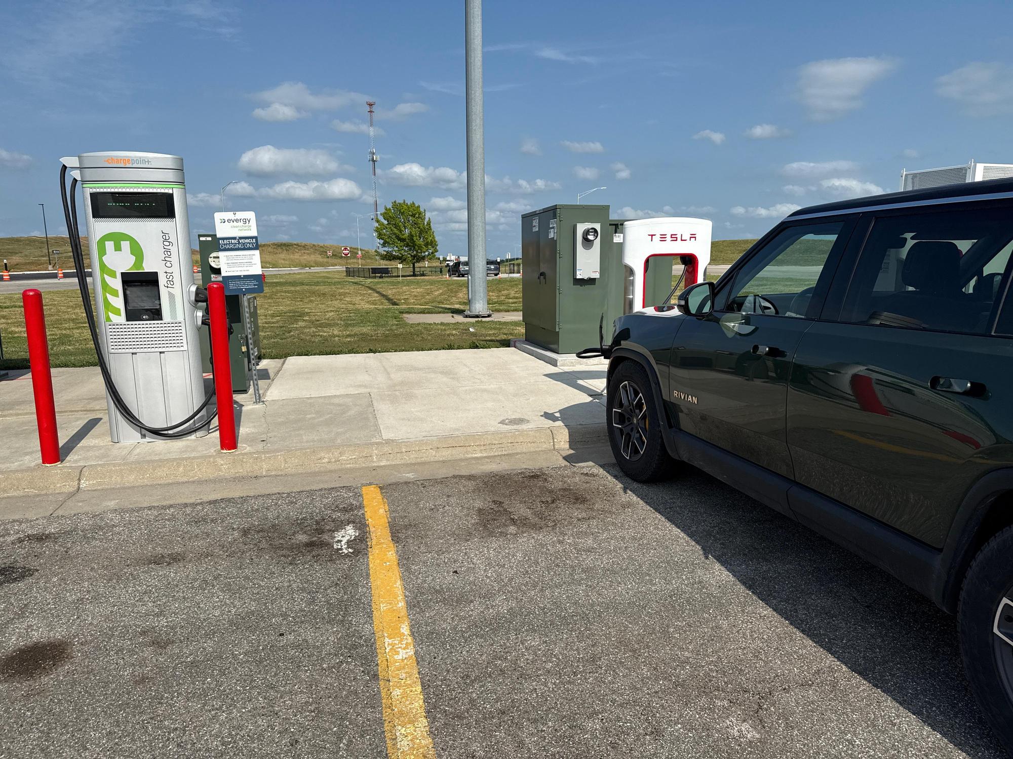 Topeka Service Area (2) | Tecumseh, KS | EV Station