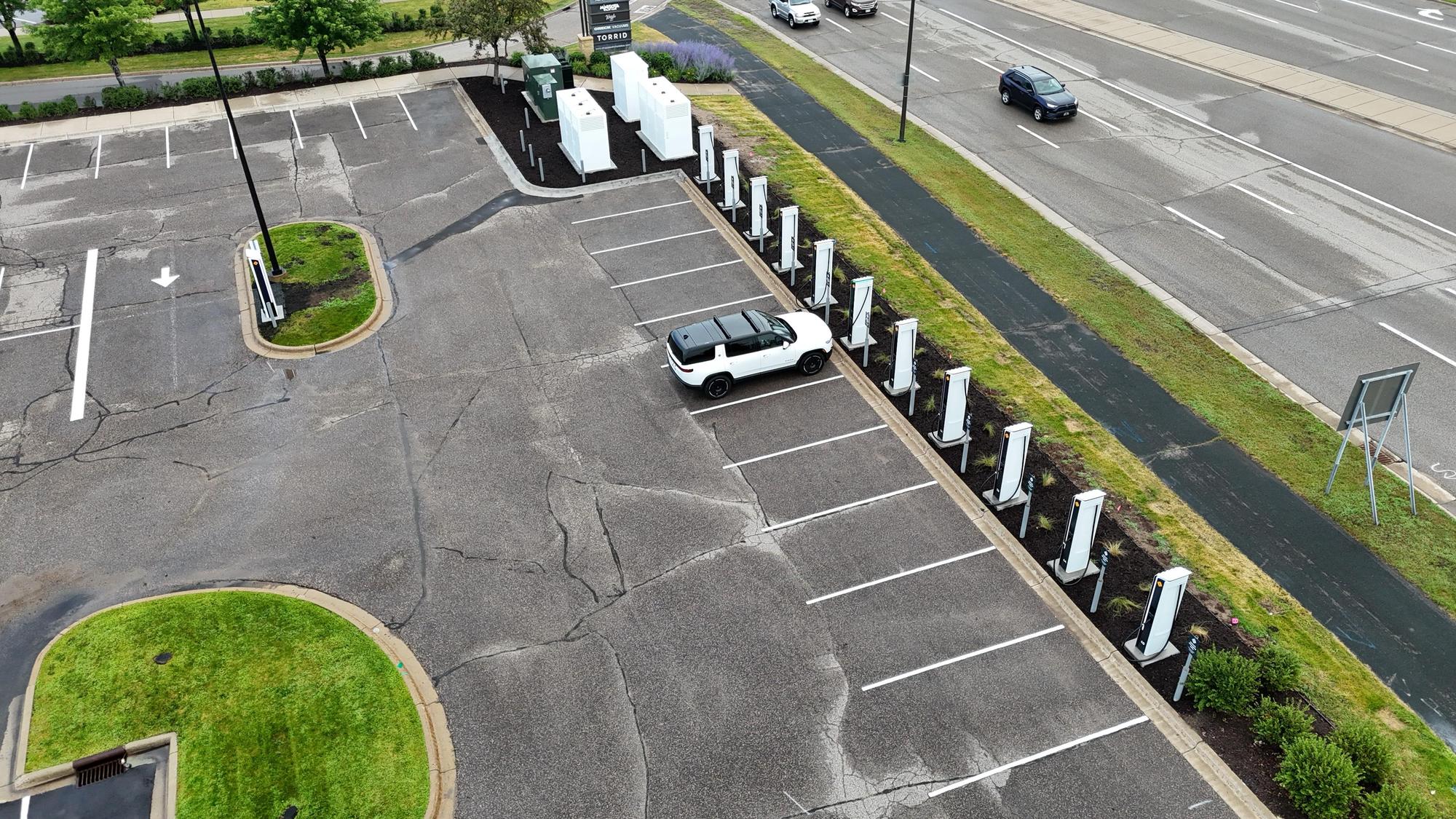 The Shoppes at Arbor Lakes | Maple Grove, MN | EV Station