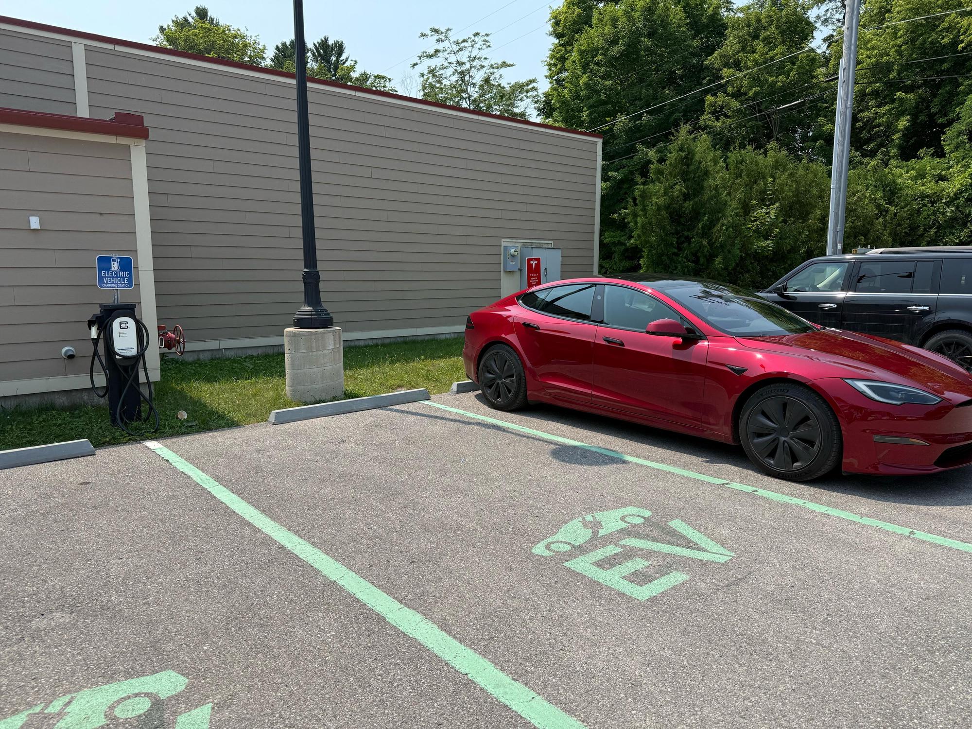 Northport Pub & Grille | Northport, MI | EV Station